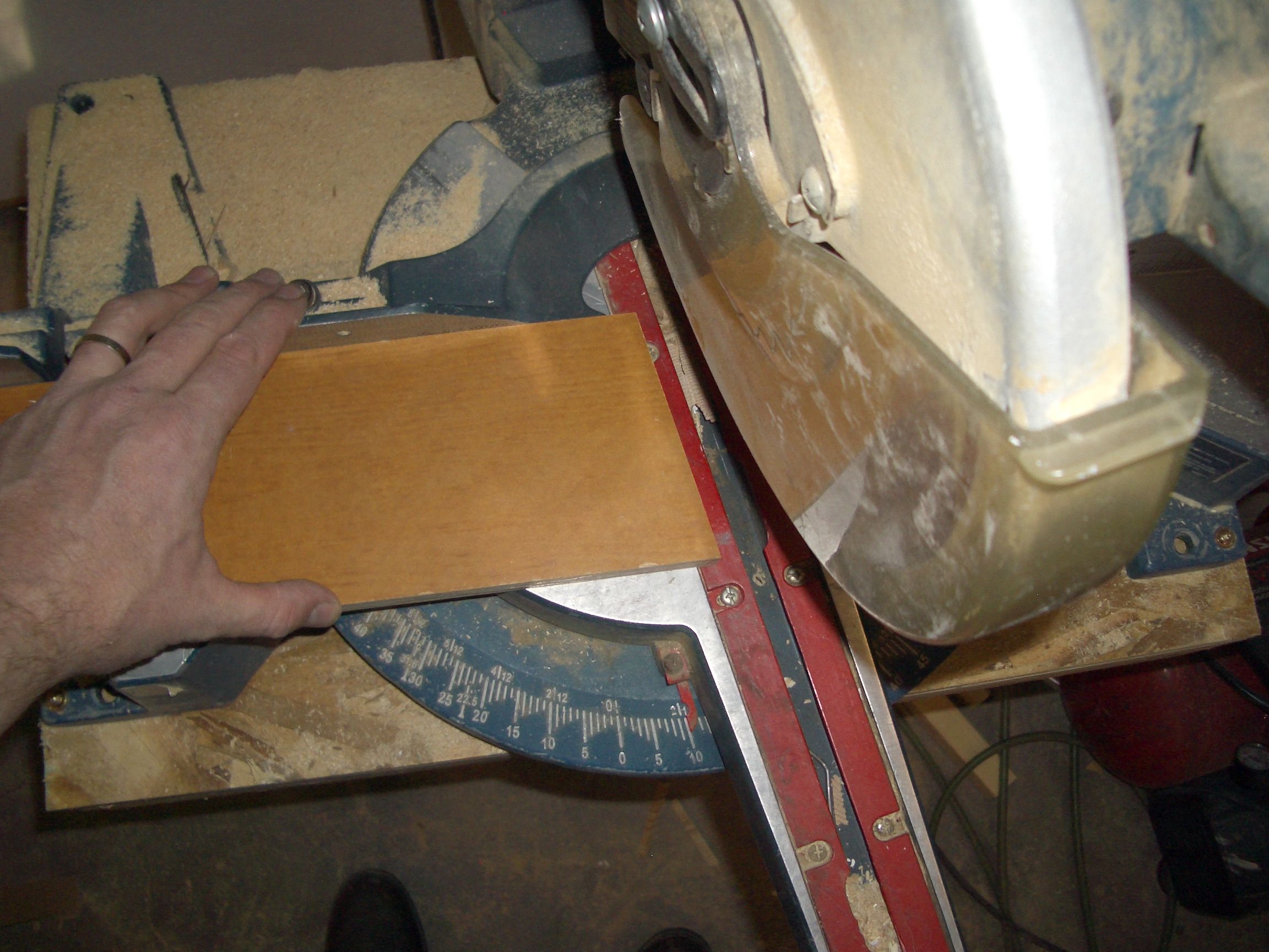 Cheap, Easy, Low-waste Trestle Table Plans : 8 Steps - Instructables