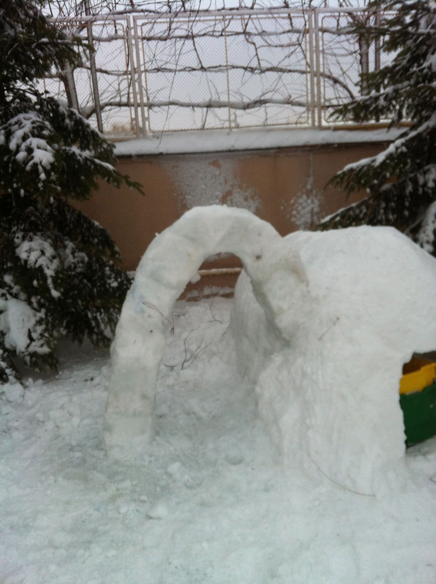 How to Make the Massive 3 Floor Snow Fort. : 9 Steps (with Pictures ...