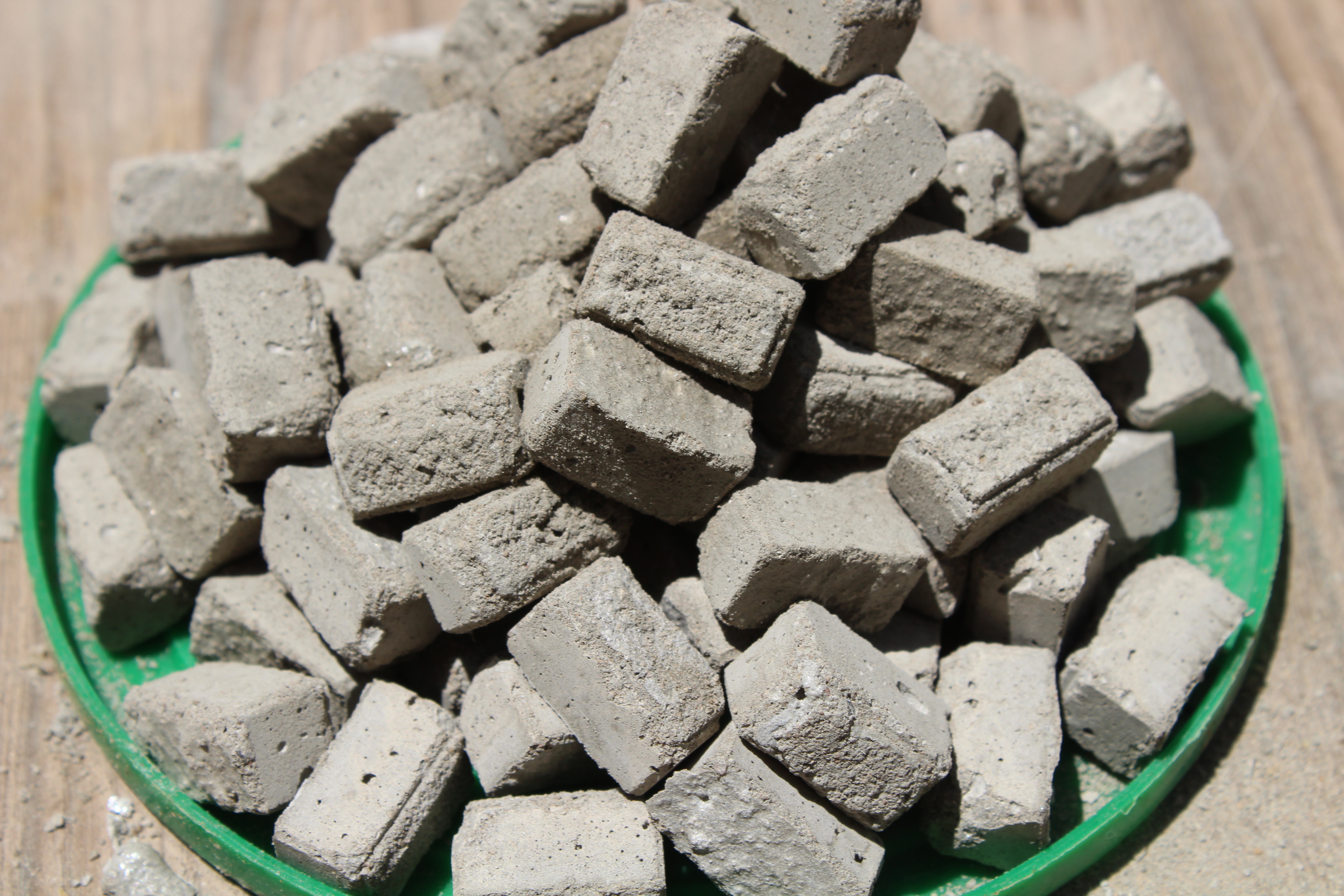 How to Make Mini Cement Bricks : 15 Steps - Instructables