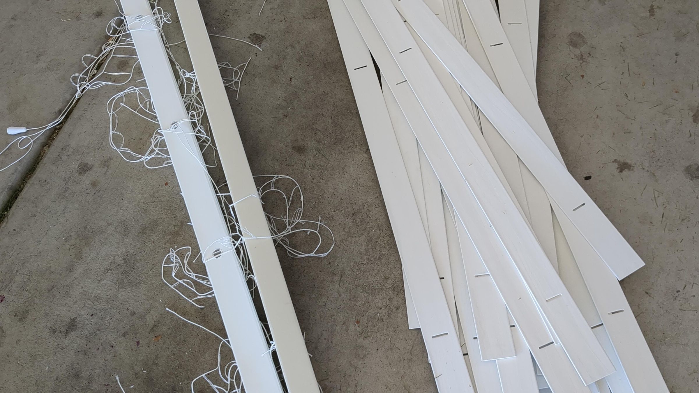 Repurpose Vinyl Blinds Into Modern Slatted Planter Wall : 12 Steps ...