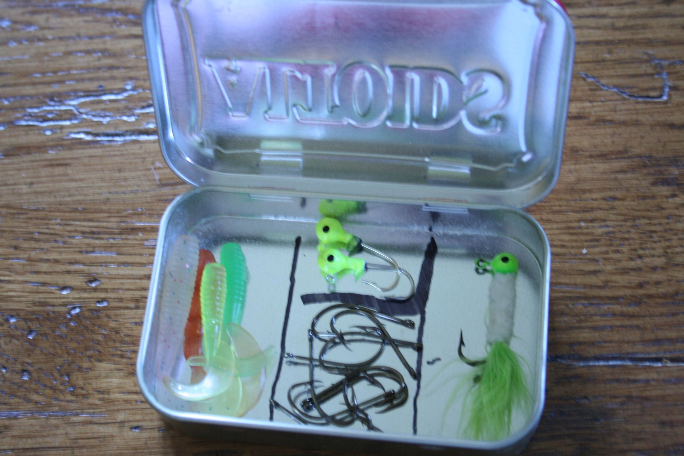 Double Compartment Micro Tackle Box. : 3 Steps - Instructables