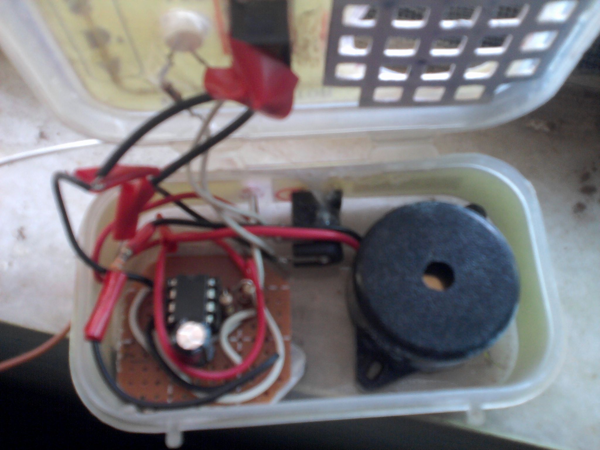 SIMPLE WATER DETECTOR EVER!!!!!!! - Instructables