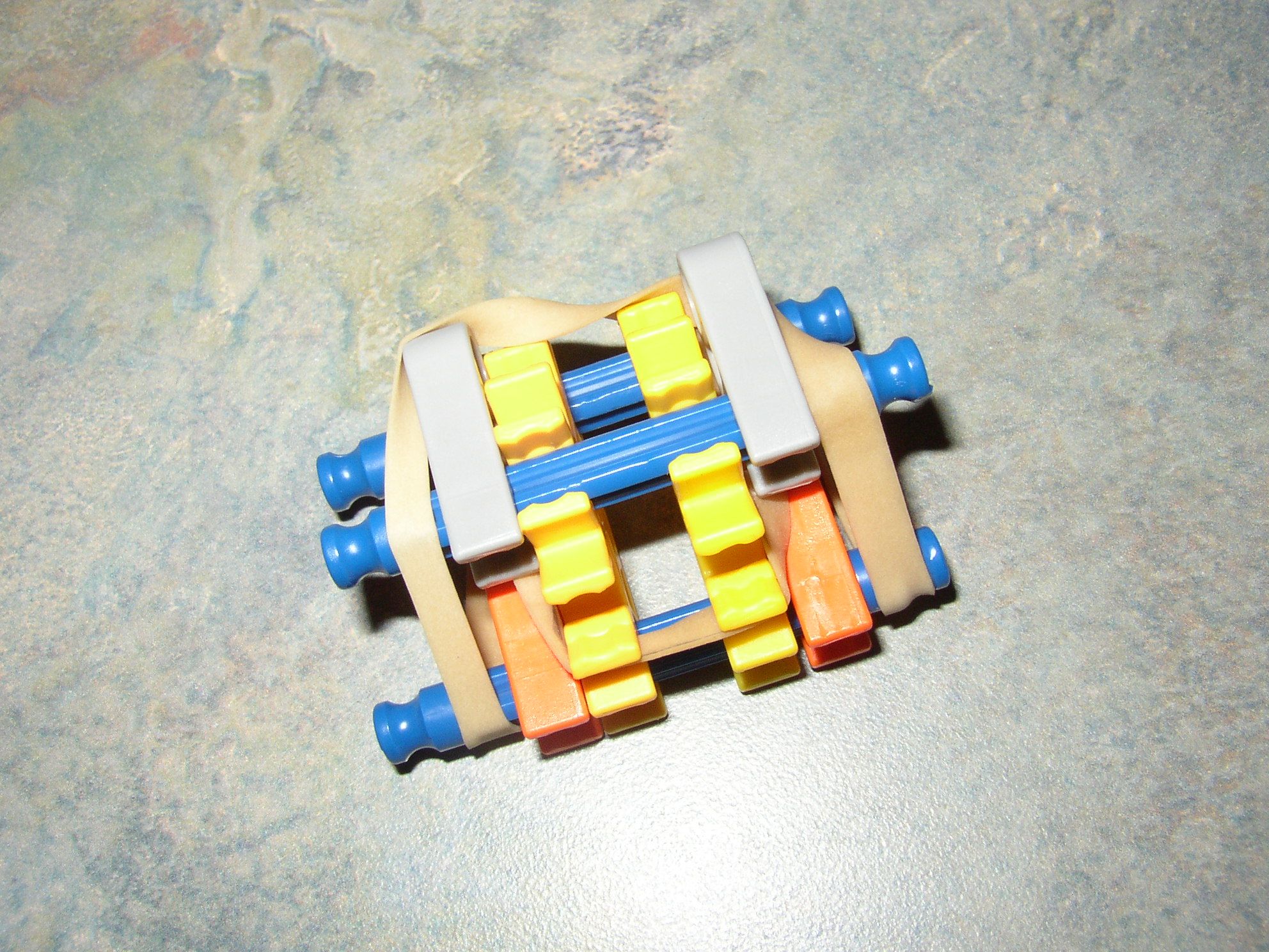 Knex Pencil/ Single Rod Shooter!(11pcs) : 4 Steps - Instructables