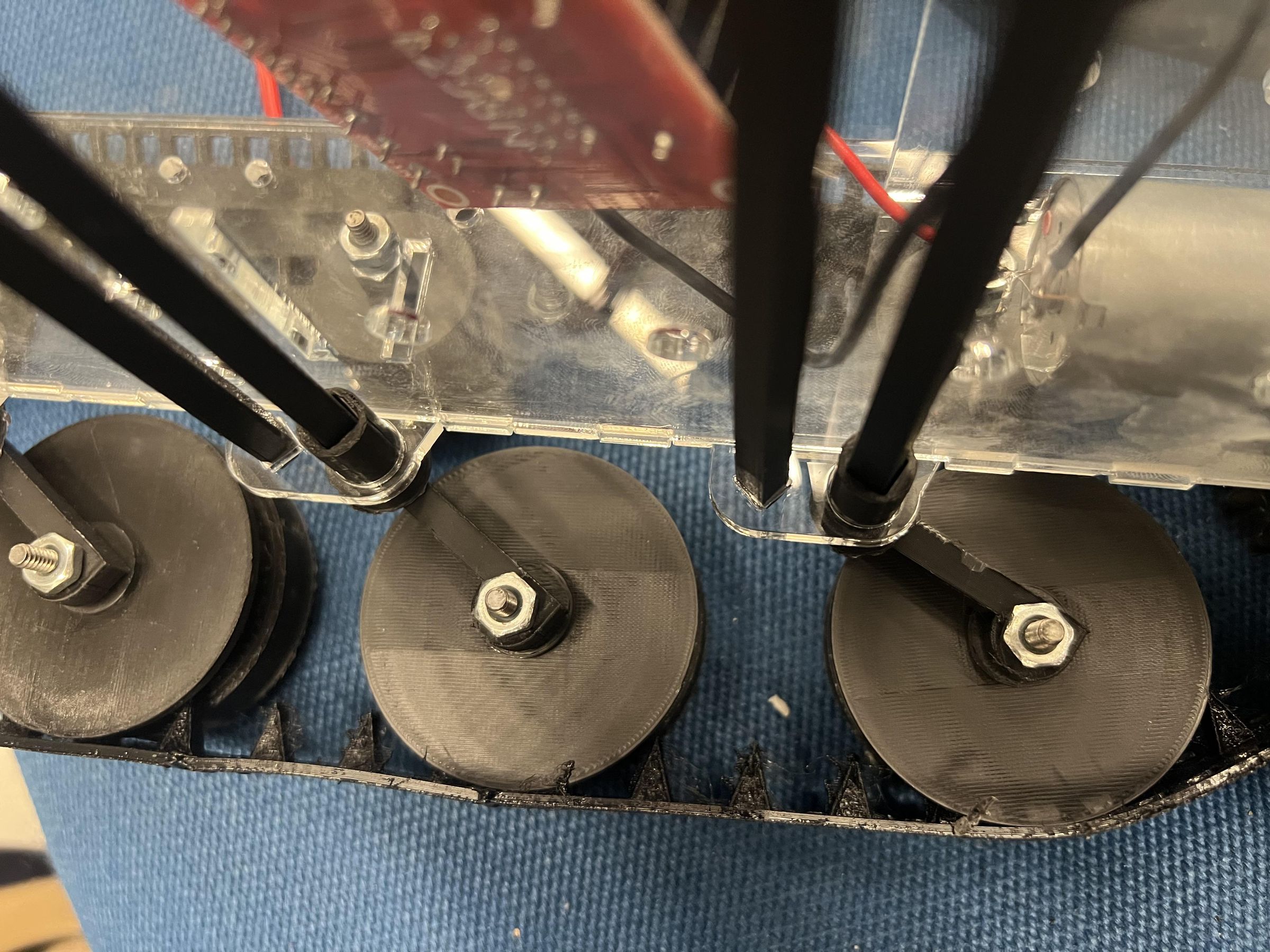 Remote Controlled Tracked Vehicle With Obstacle Avoidance : 11 Steps ...