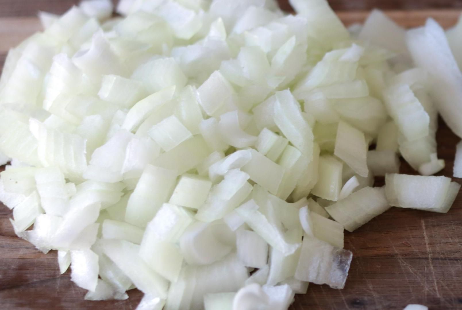 How to Dice an Onion | Cooking Basics : 4 Steps (with Pictures ...
