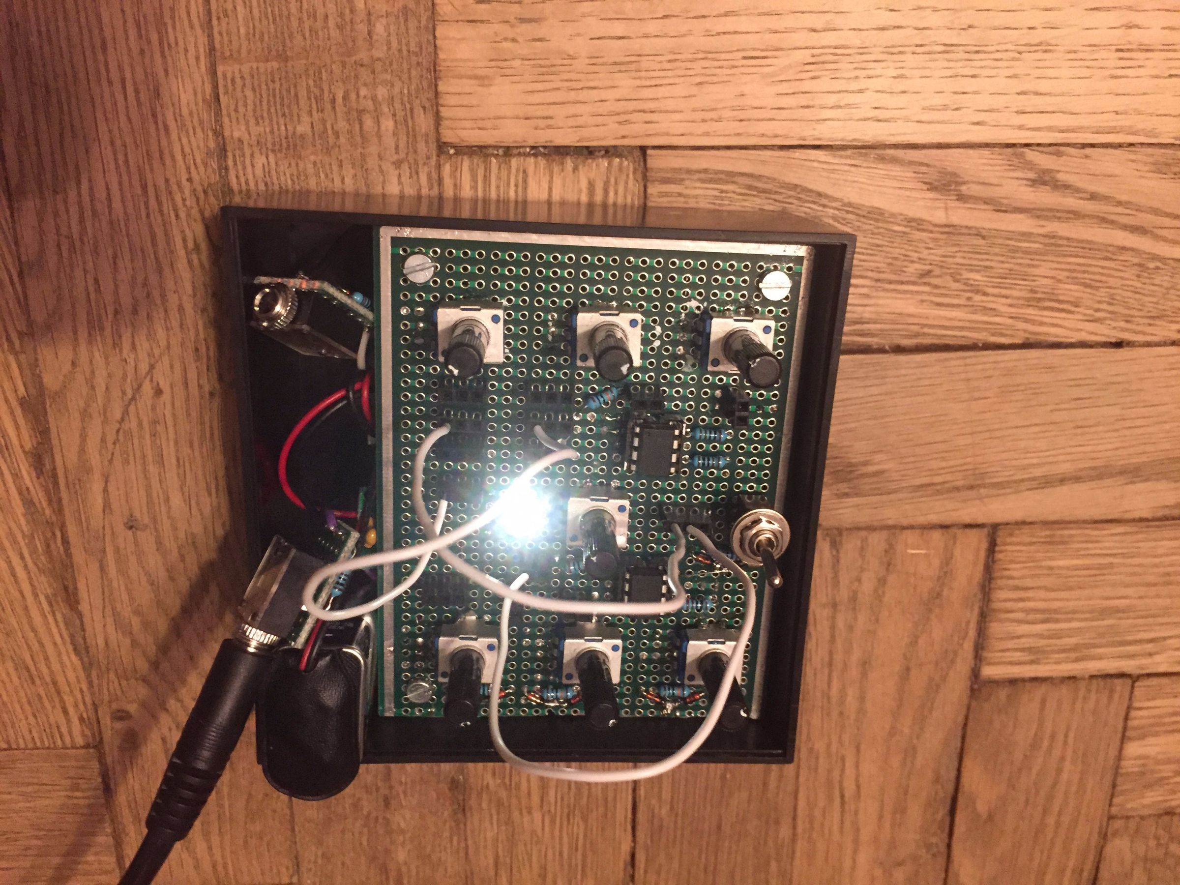 How to Design a PCB for VHS Tape Case Synthesiser. - Instructables