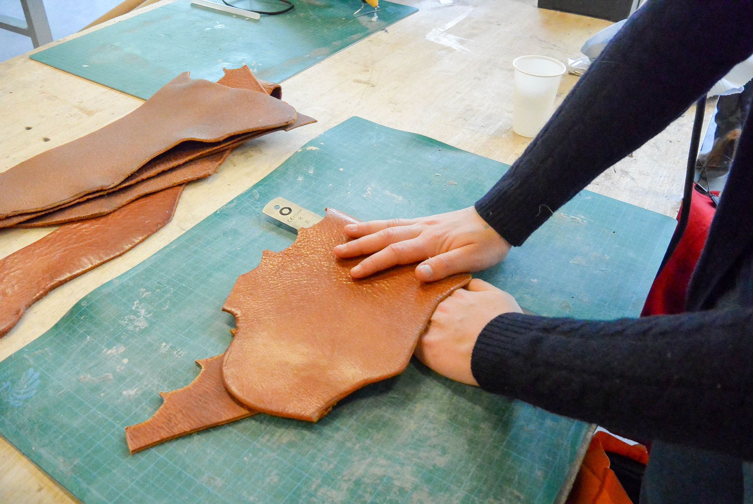 Leather Folding Techniques - Werkplaatsidc : 10 Steps (with Pictures ...