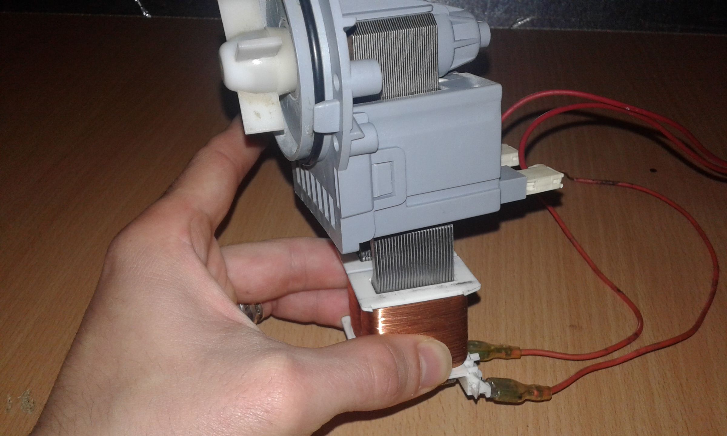How to Make an Electromagnet : 6 Steps (with Pictures) - Instructables