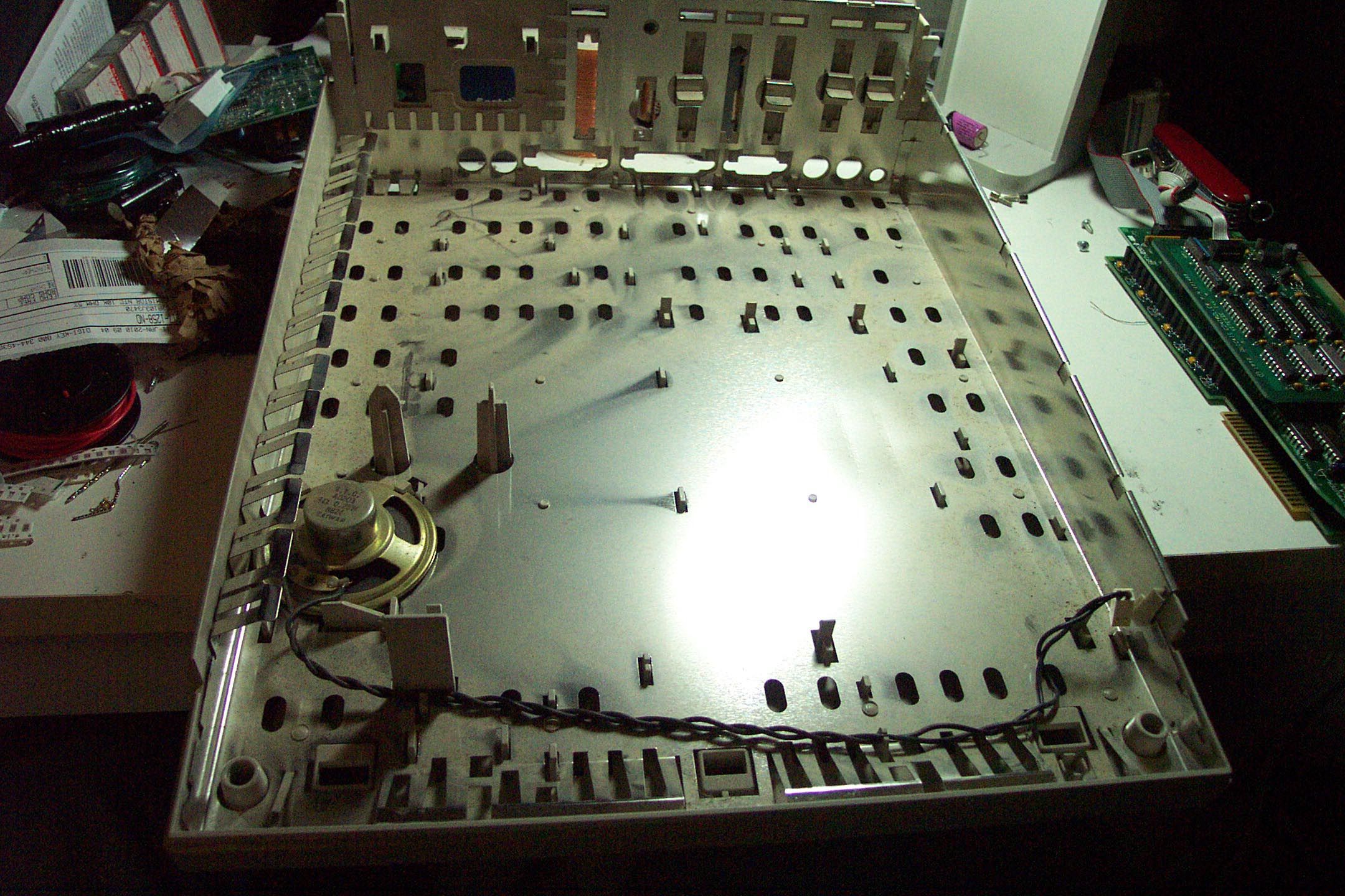 Replace an Apple IIGS Clock Battery : 7 Steps - Instructables