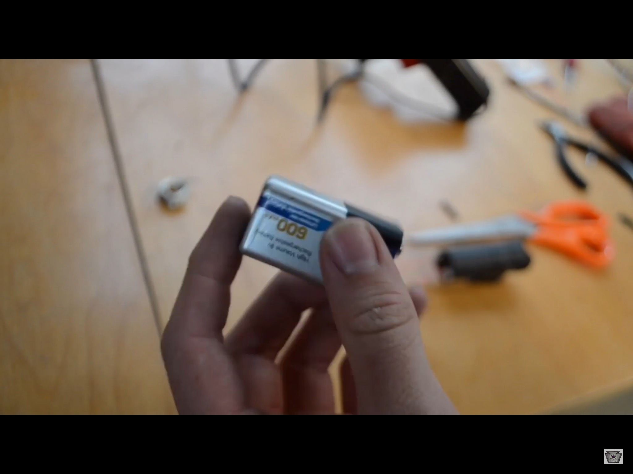 Easy 5$ Pocket Taser : 10 Steps - Instructables