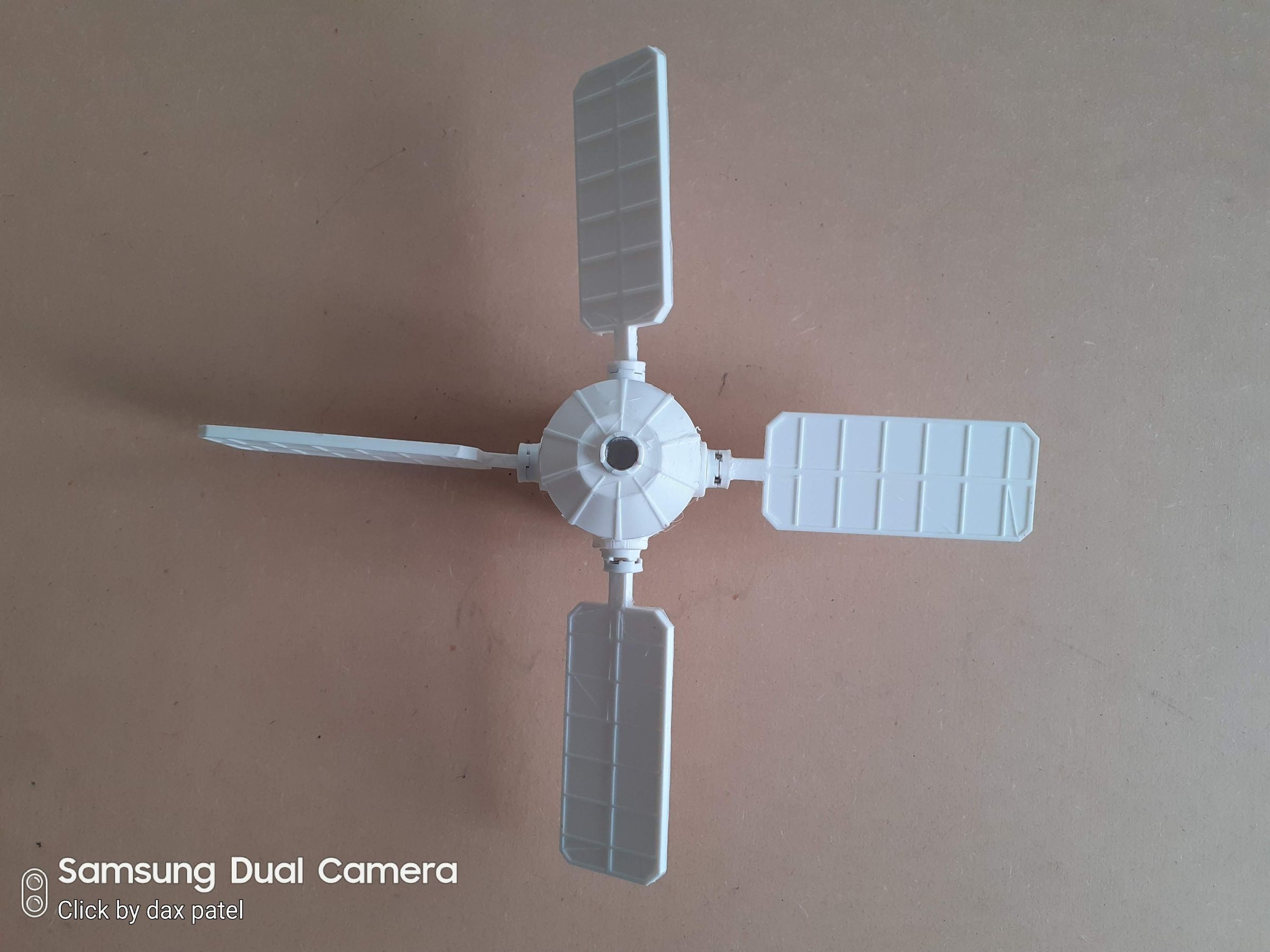 GALACTIC EXPLORER - Design & Make Your Own Spaceship Prototype : 24 ...