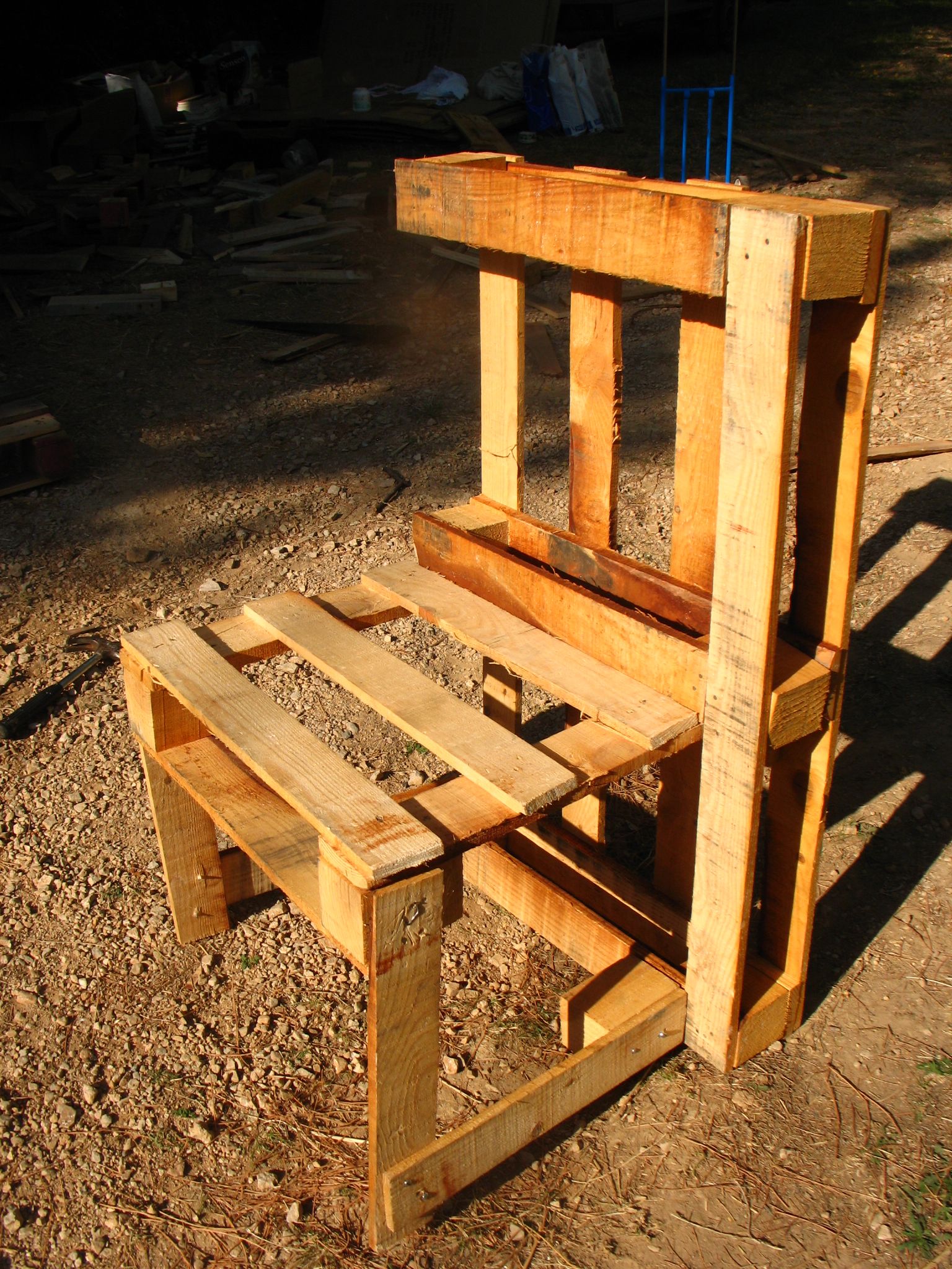 Single Pallet Chair : 5 Steps - Instructables