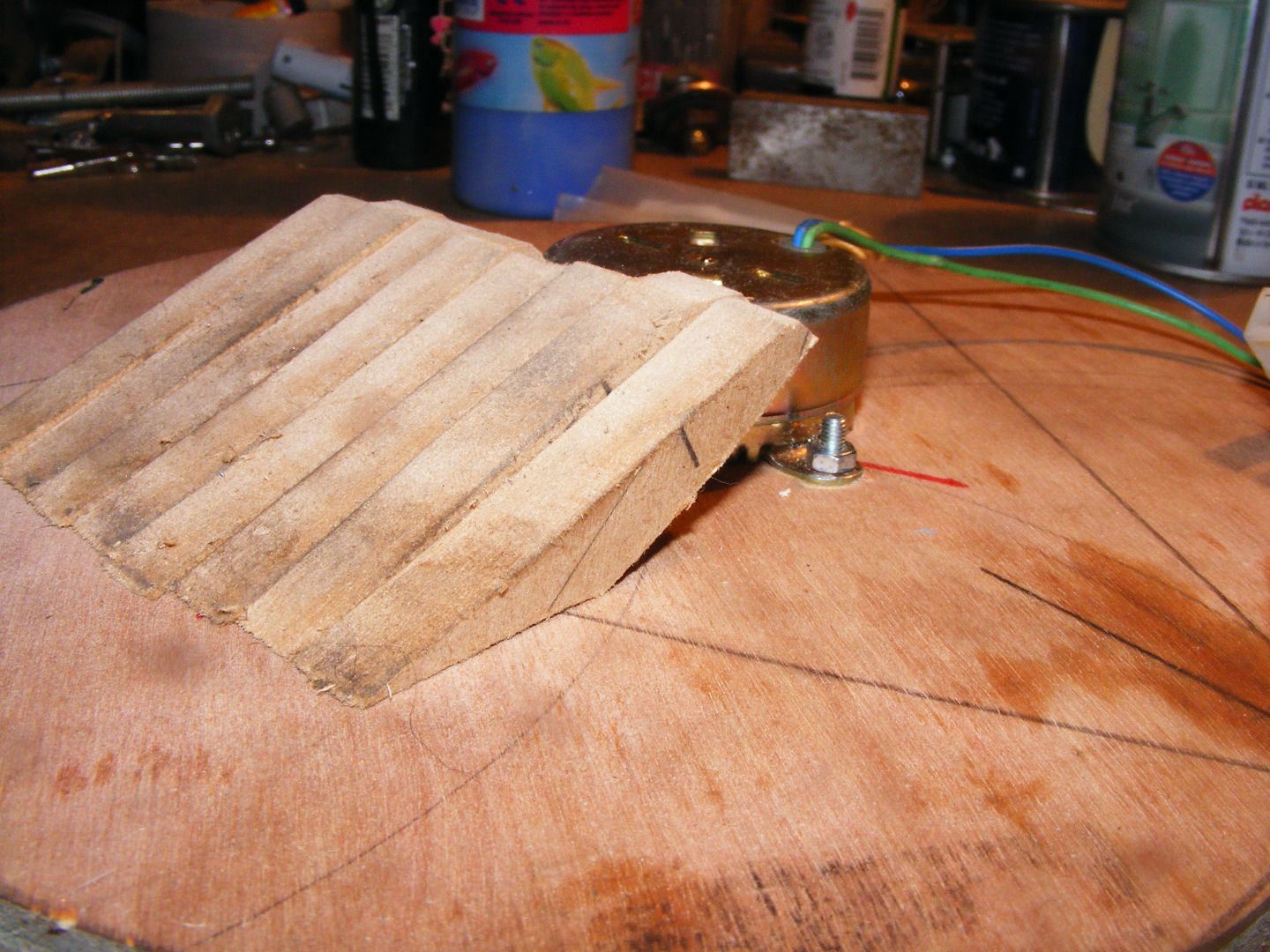 Lazy Susan Motorized Robot Style : 14 Steps (with Pictures) - Instructables