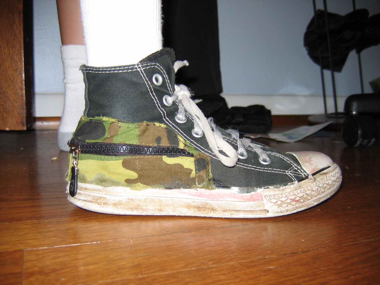 The Camoflage Converse Cash Caddy : 4 Steps (with Pictures) - Instructables