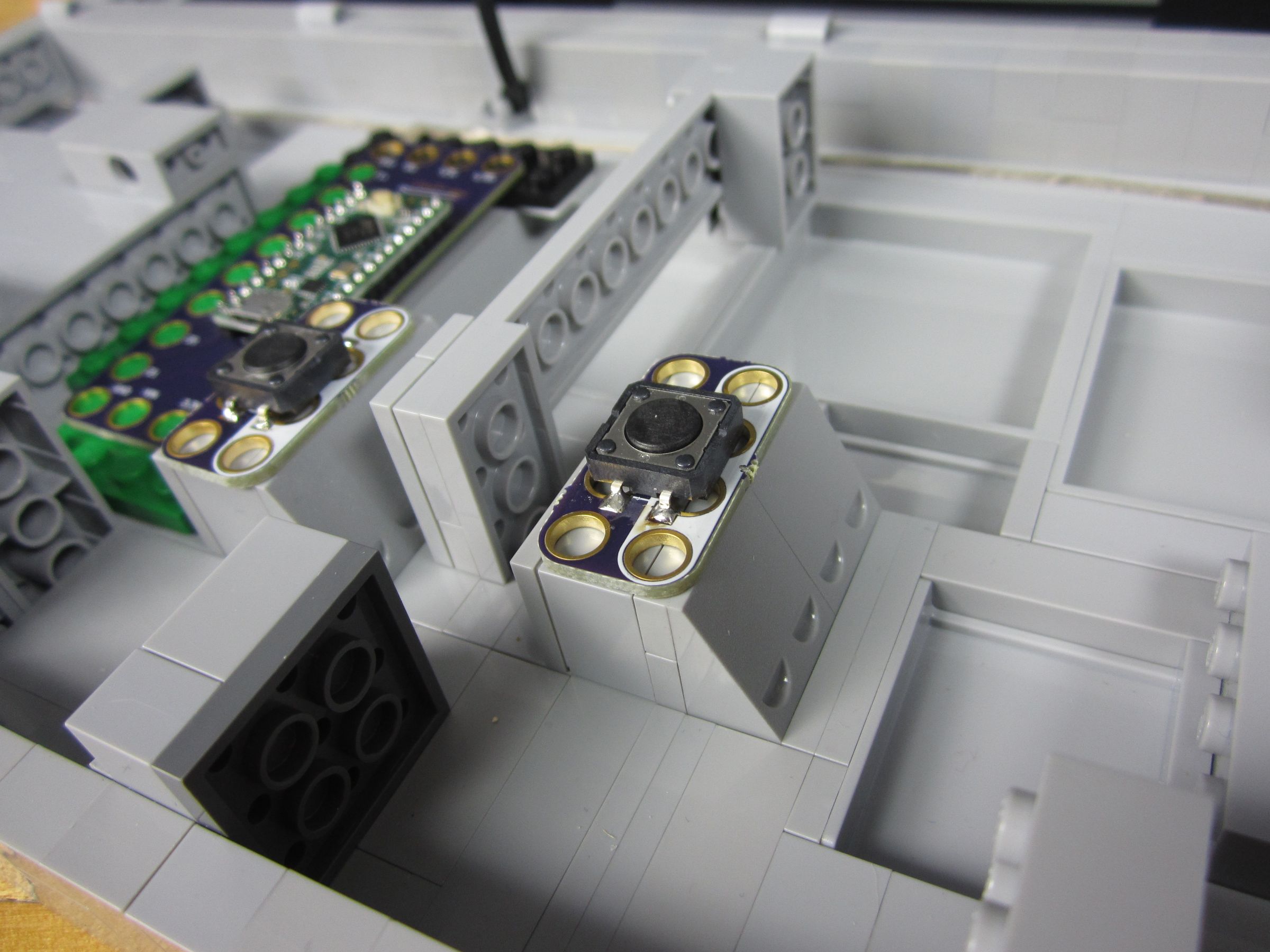 Giant LEGO NES Controller : 15 Steps (with Pictures) - Instructables