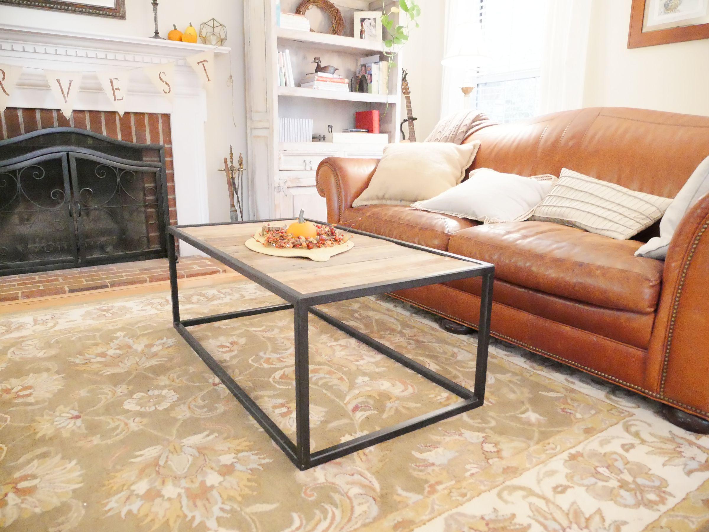 DIY Metal & Pallet Coffee Table : 11 Steps (with Pictures) - Instructables