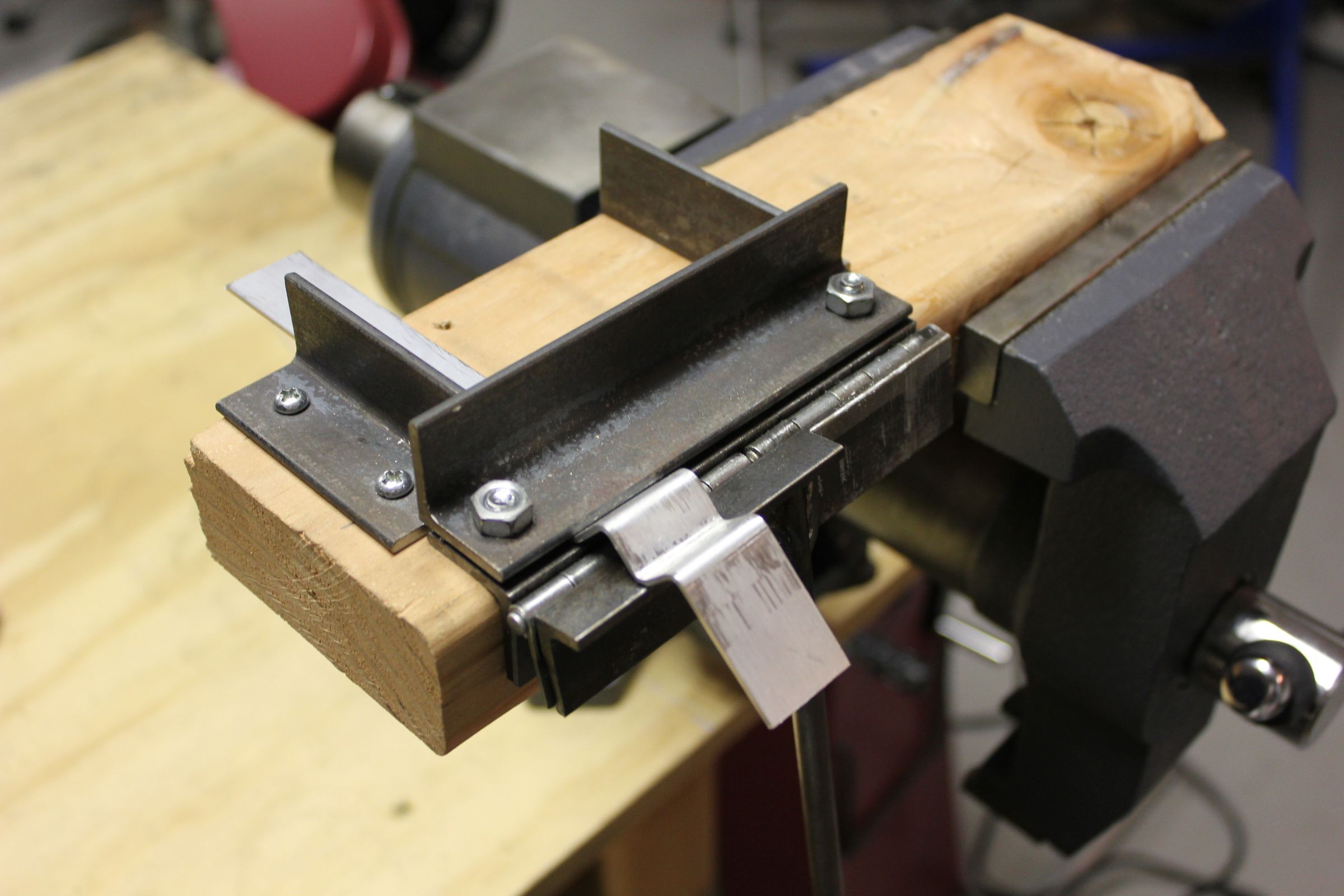 Homemade Mini Bend Brake : 7 Steps (with Pictures) - Instructables