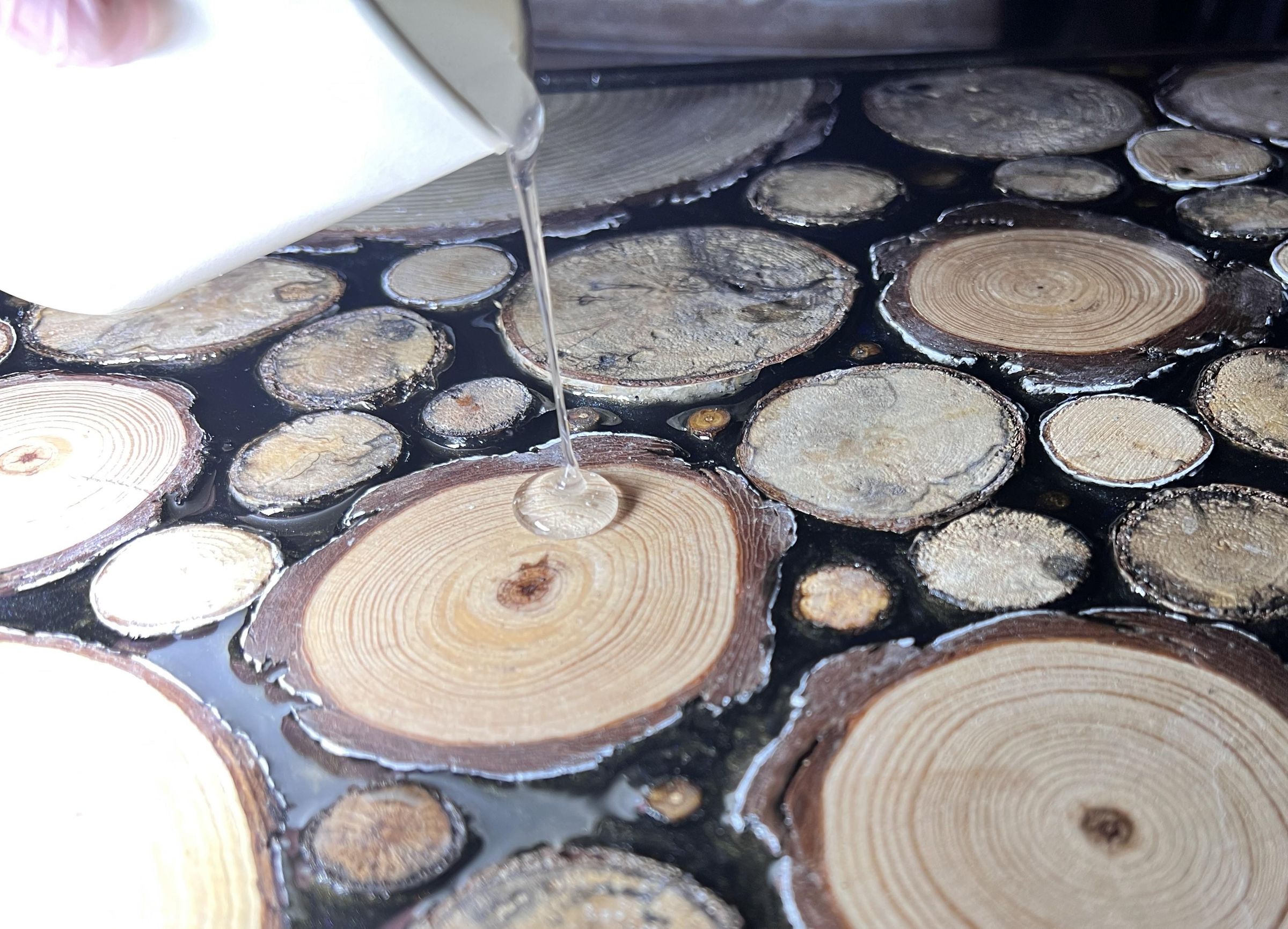 Epoxy Resin and Wood Slices Table- Easy, No Fuss and Only Few Steps : 8 ...
