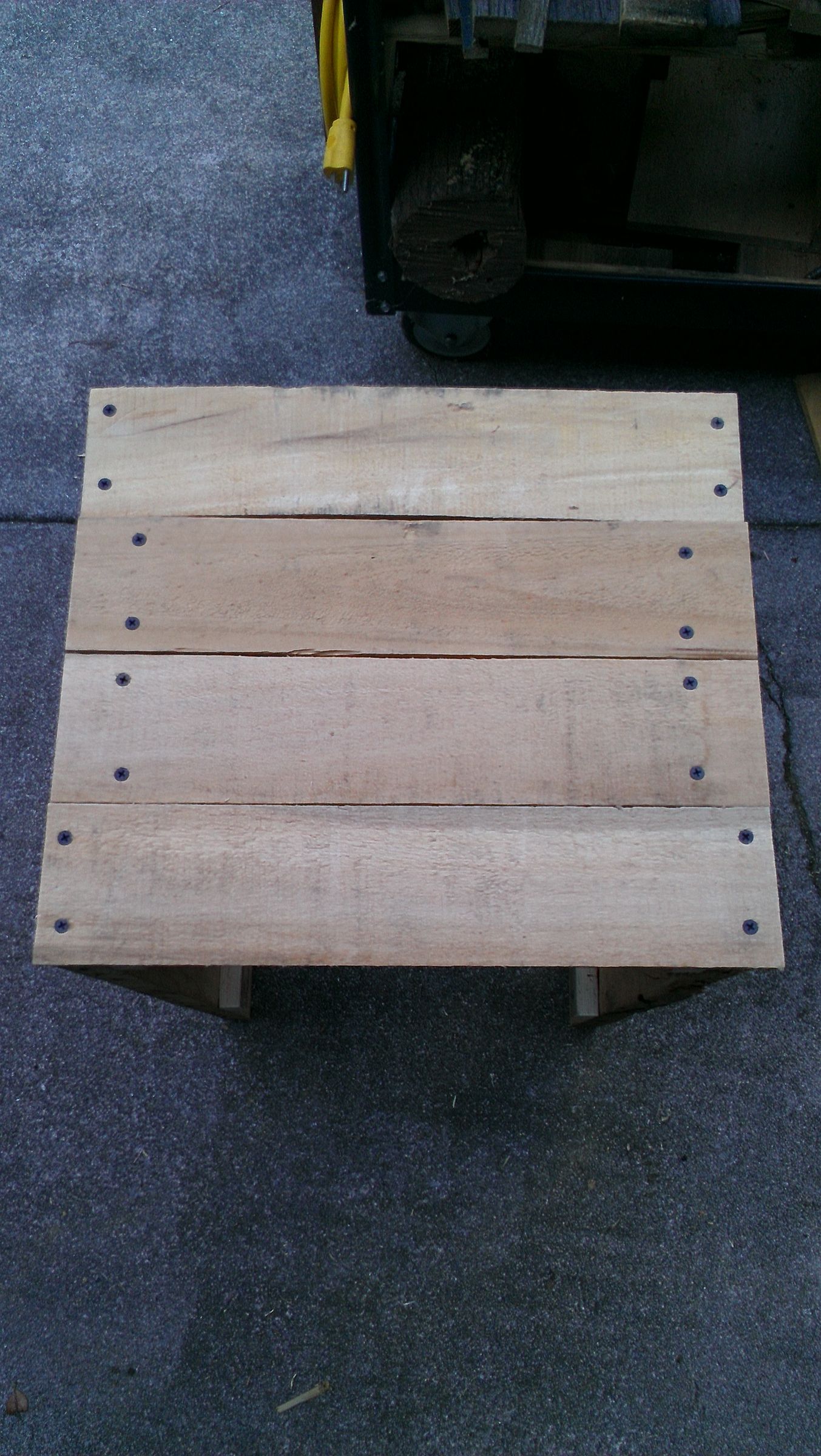 Pallet End Table/Secret Storage : 3 Steps - Instructables