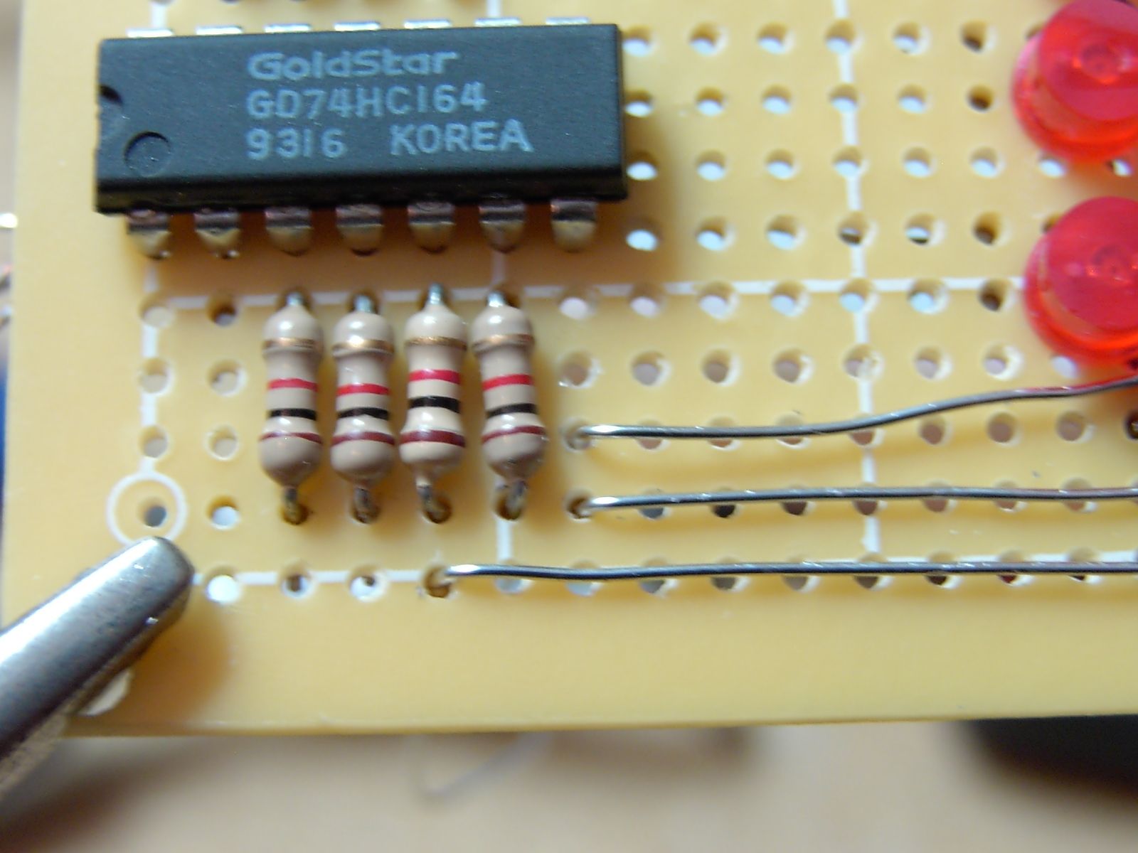 Single Chip, 2 Wire 4x4 LED Matrix - Instructables