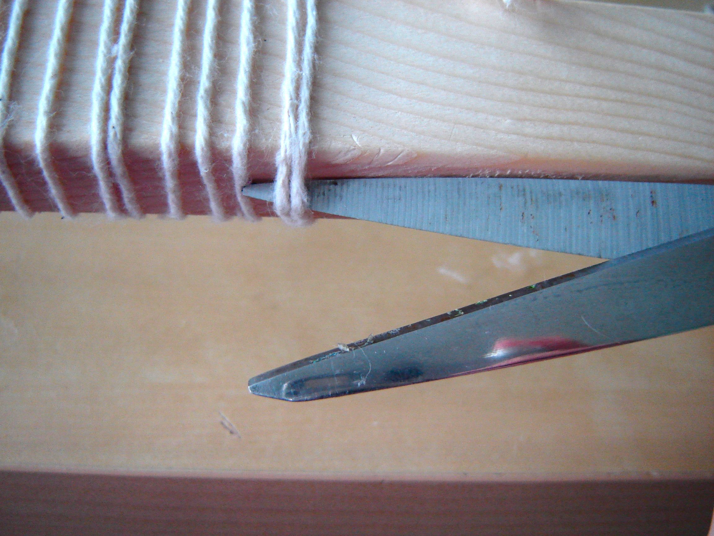 How to Weave on a Frame Loom : 8 Steps (with Pictures) - Instructables