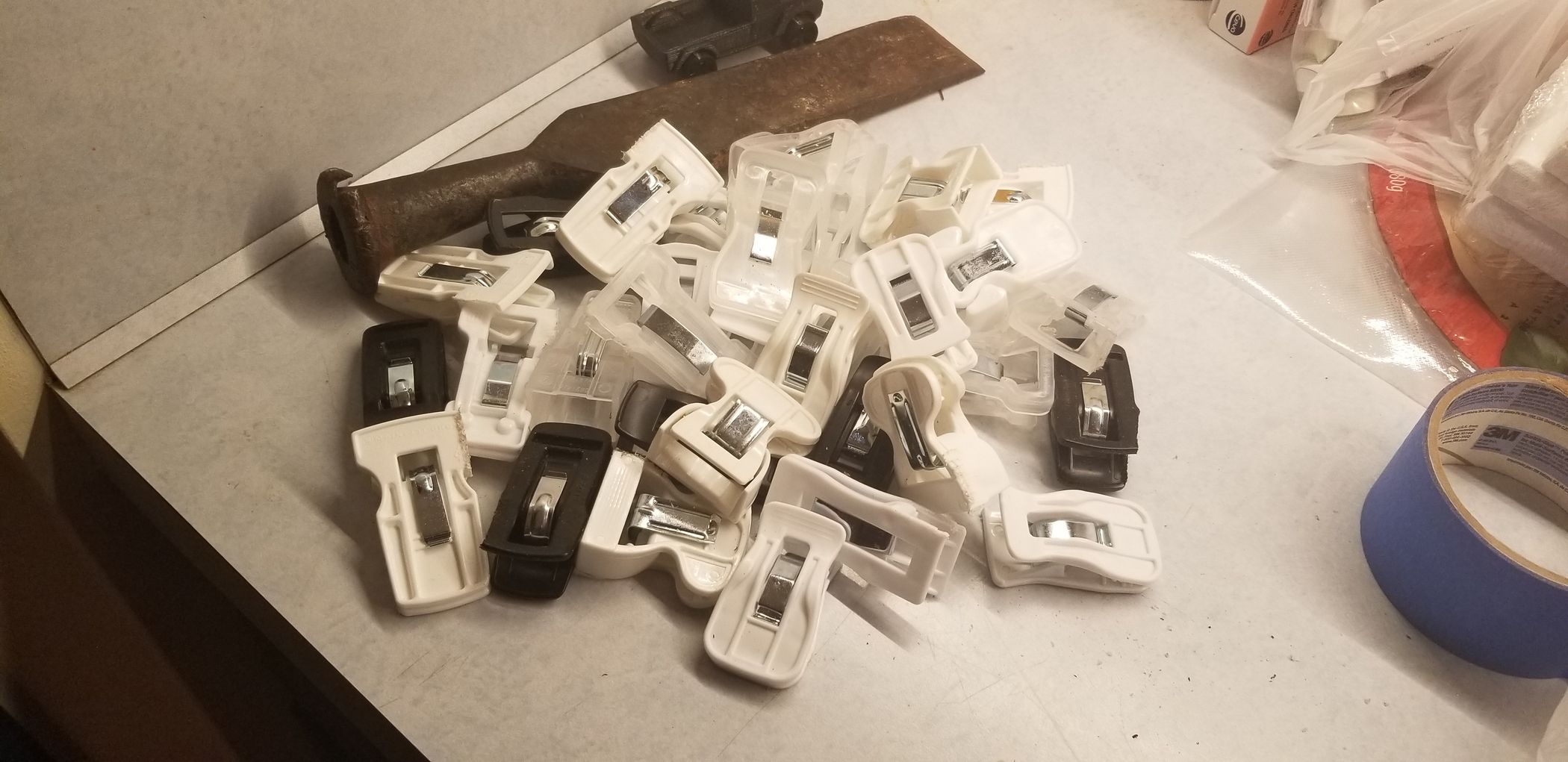 Bag Clips From Recycled Children's Clothes Hangers : 3 Steps (with ...