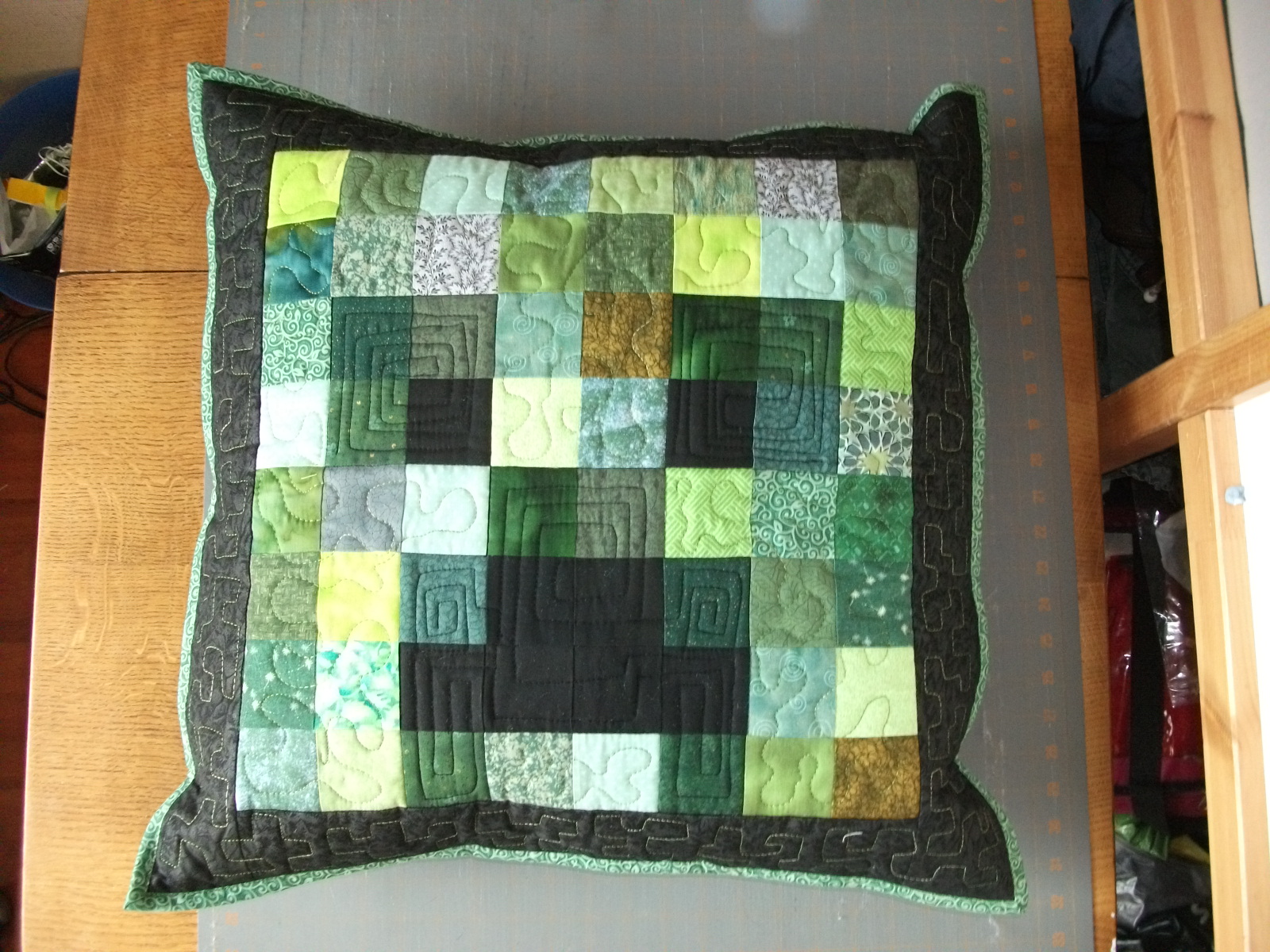 Minecraft Creeper Pillow / Cushion : 5 Steps (with Pictures ...