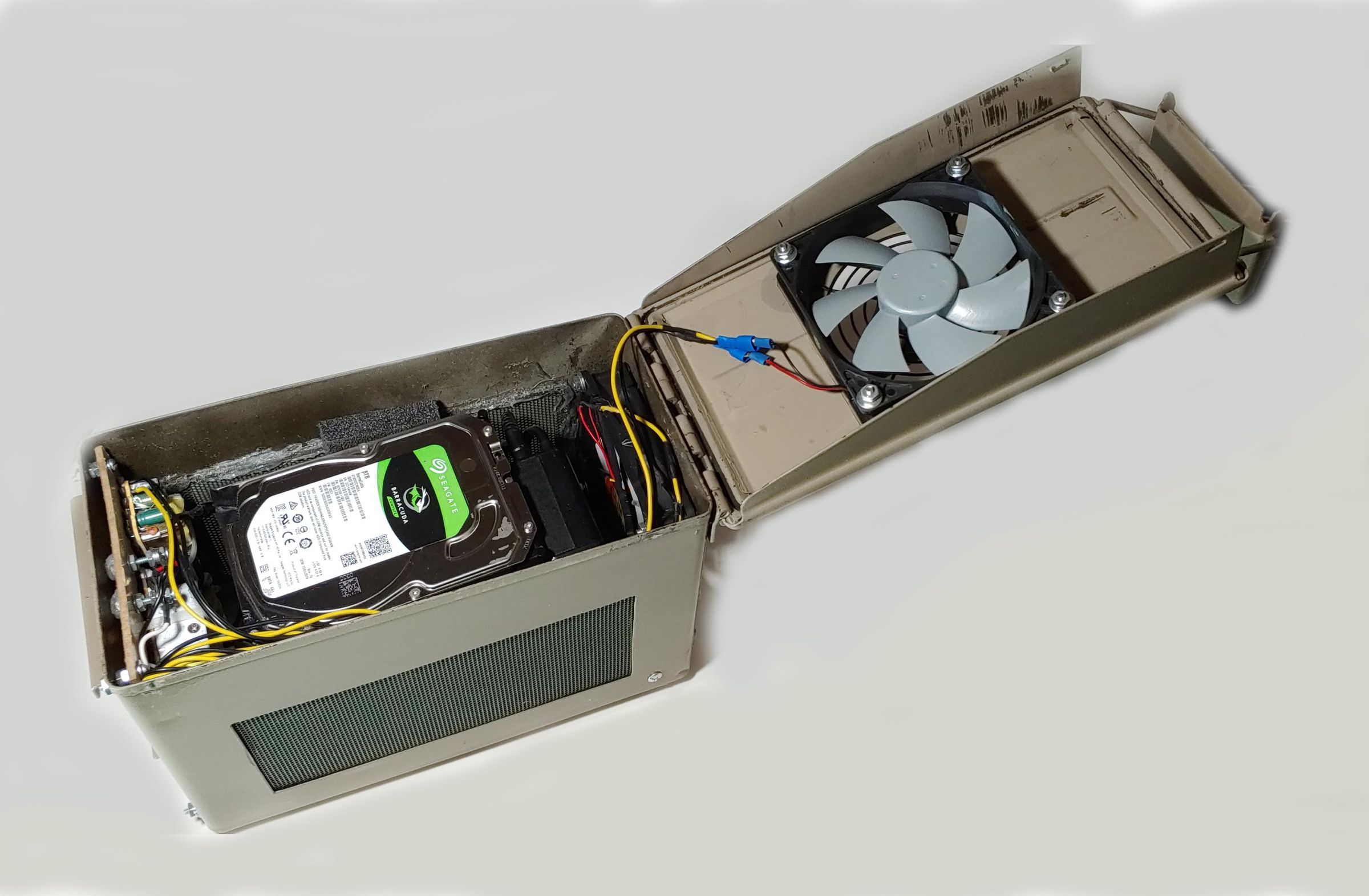 Ammo Box Drive Enclosure : 7 Steps (with Pictures) - Instructables
