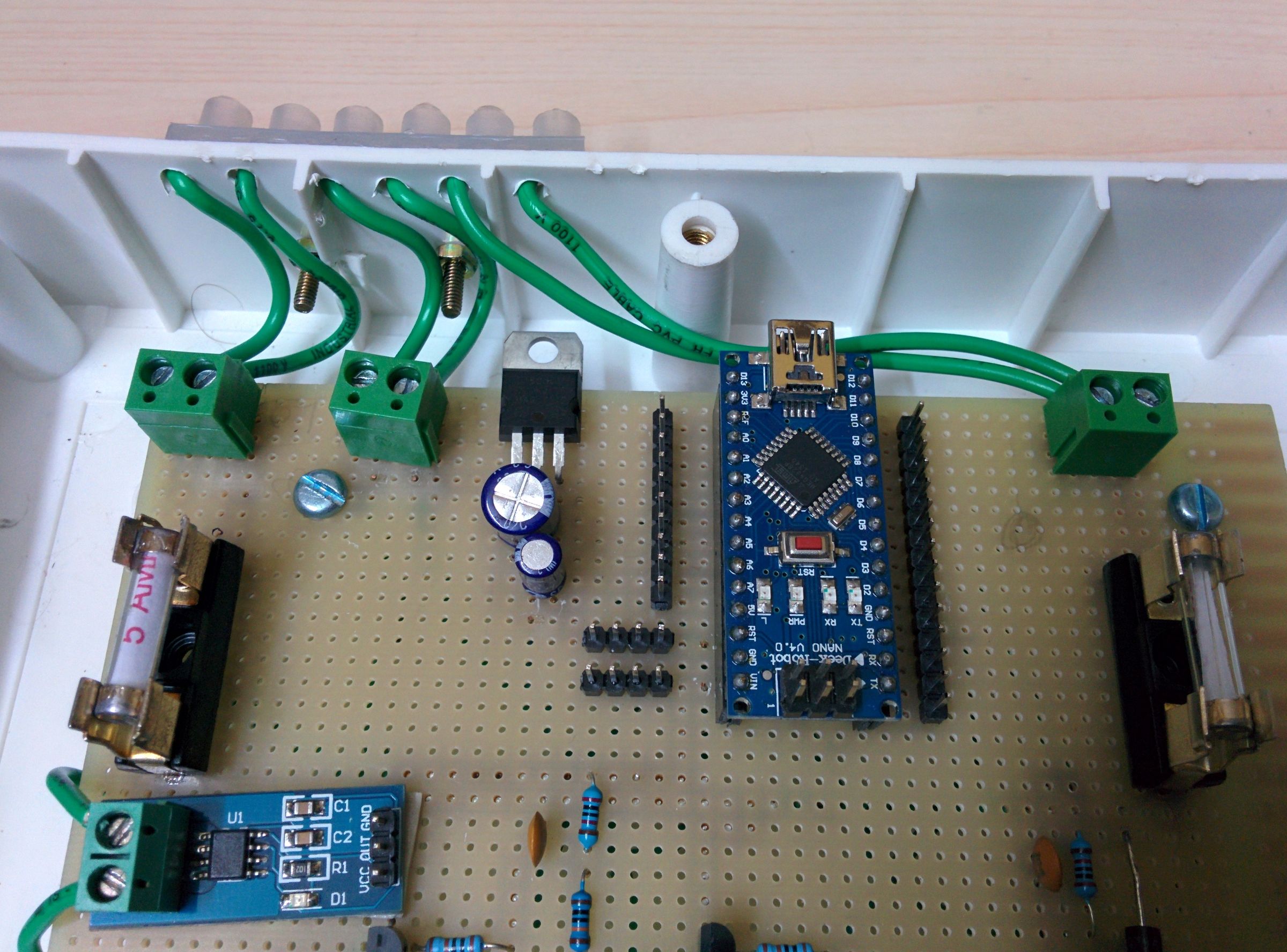 ARDUINO SOLAR CHARGE CONTROLLER ( Version 2.0) : 26 Steps (with ...