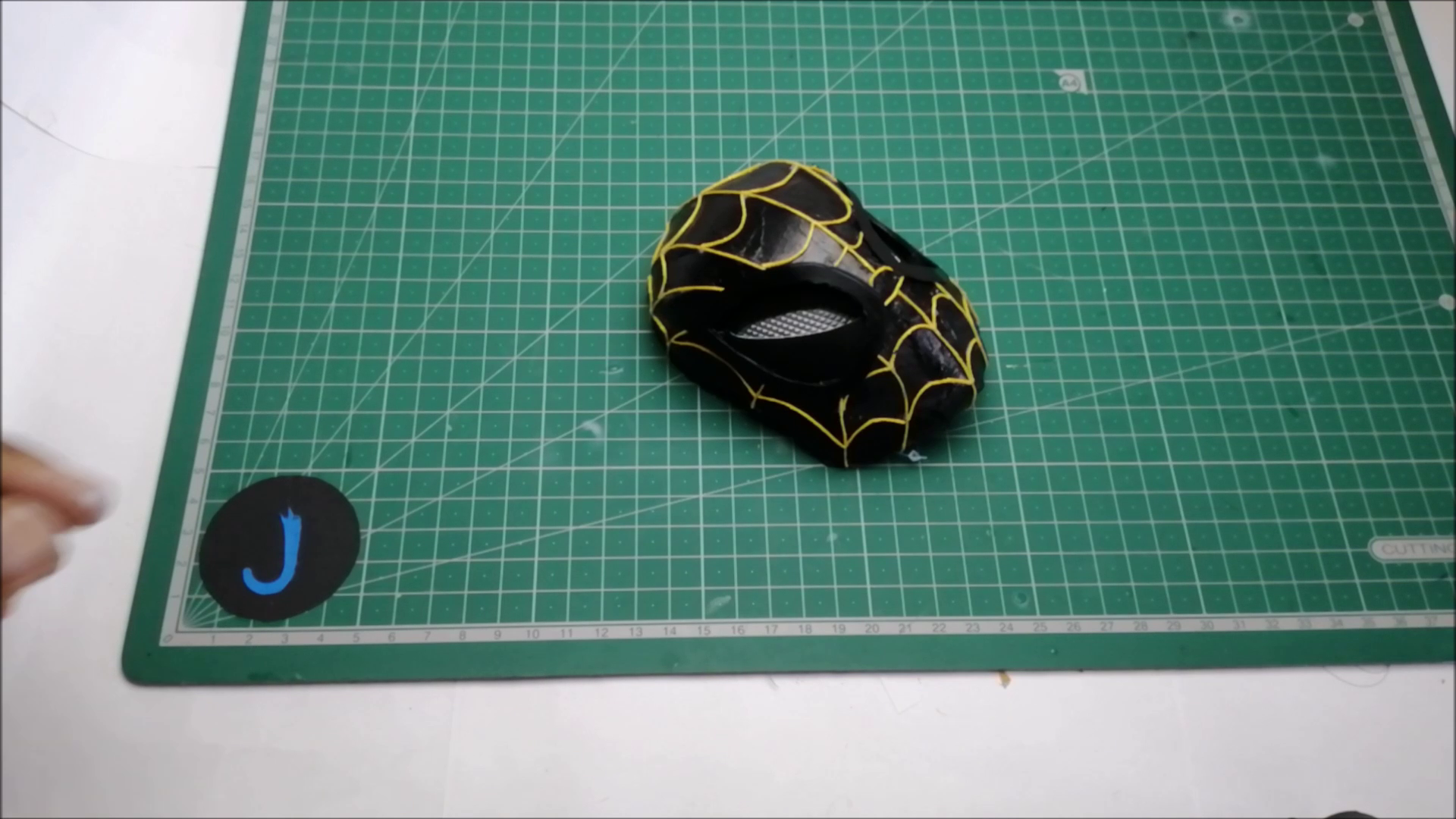 Functional Spiderman Mask From No Way Home With Moving Lens - Gold and ...