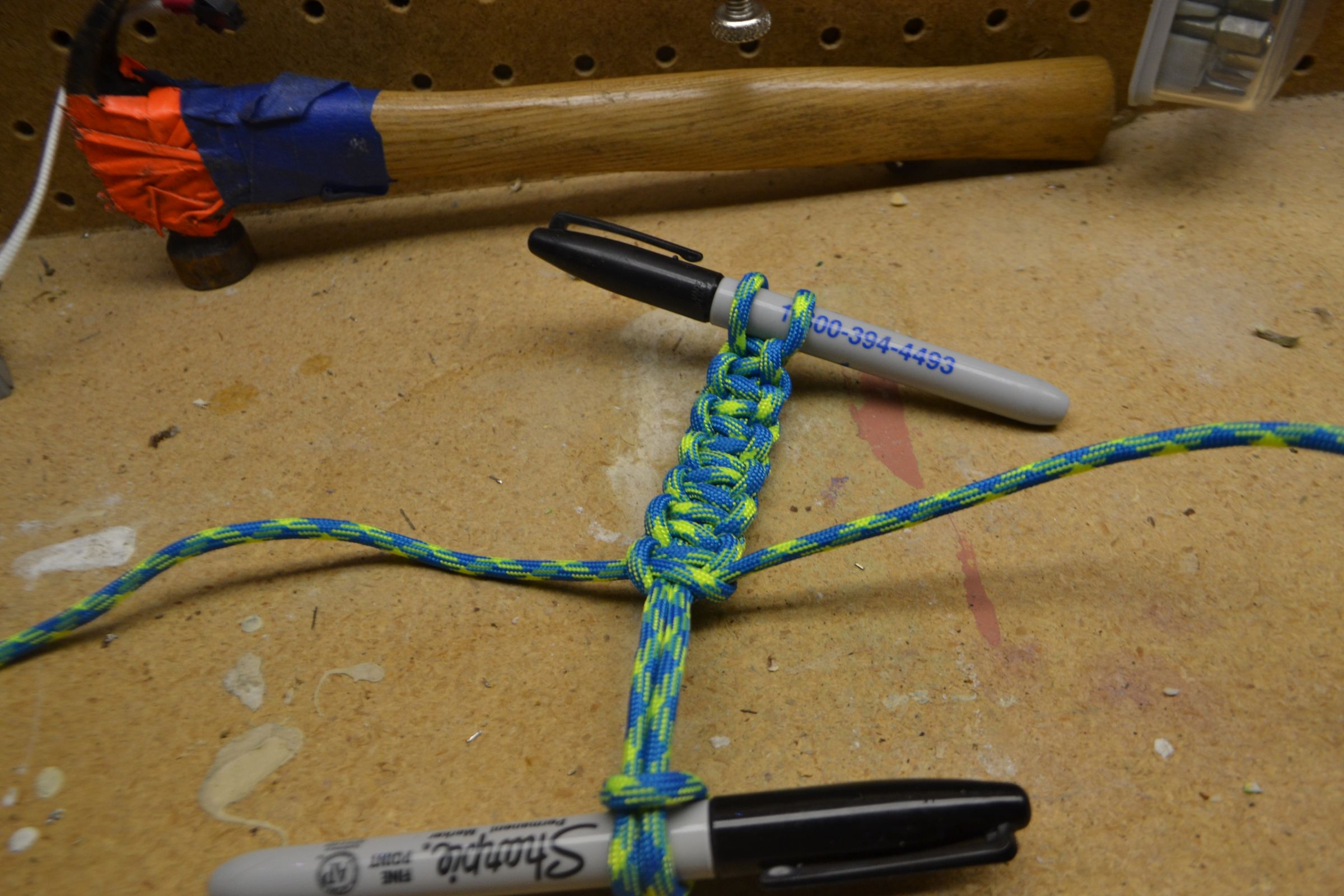 The Best Easiest Paracord Bracelet Without a Buckle : 10 Steps ...
