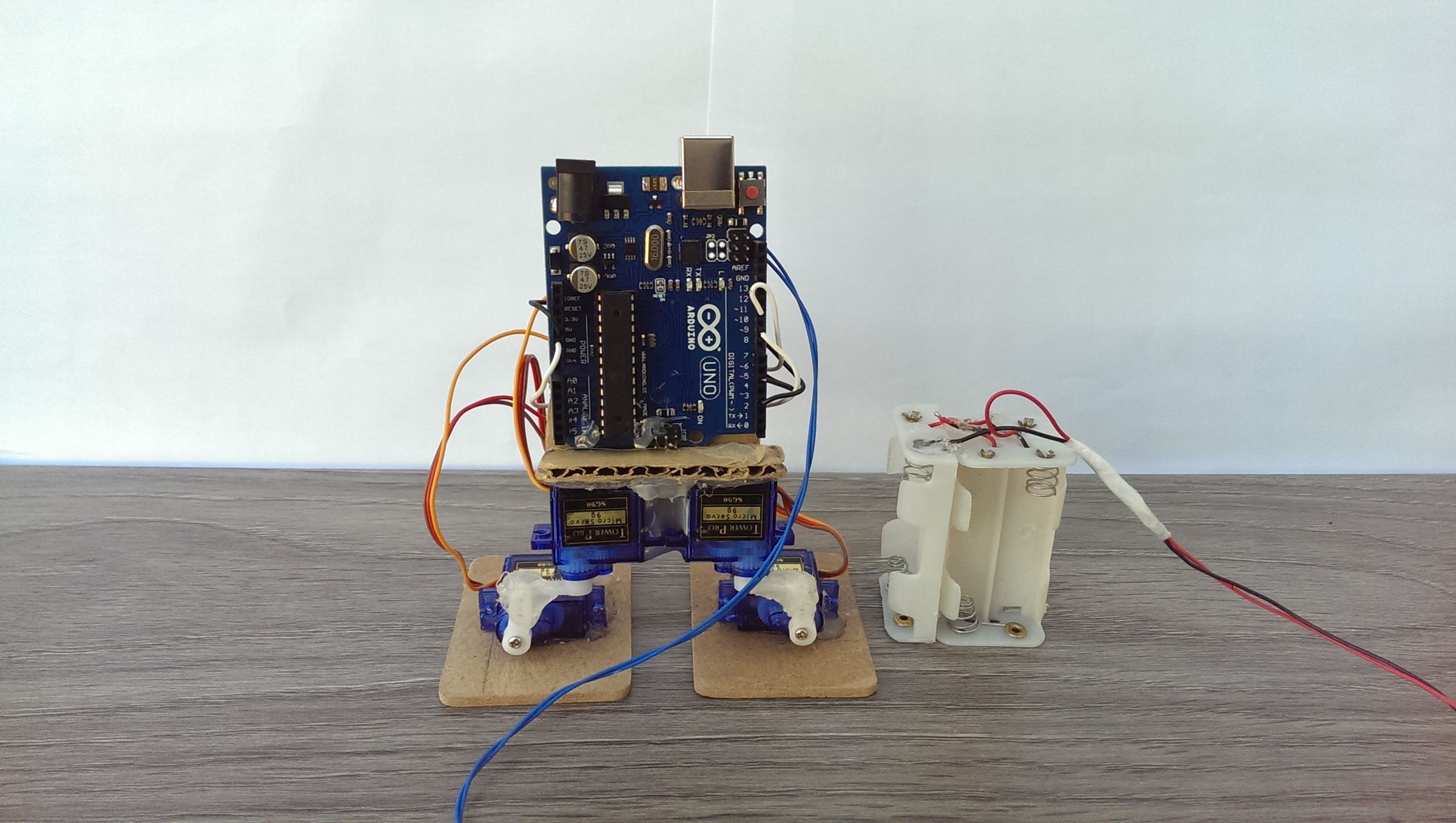 Simple Humanoid Walking and Dancing Robot (Arduino) : 9 Steps (with ...