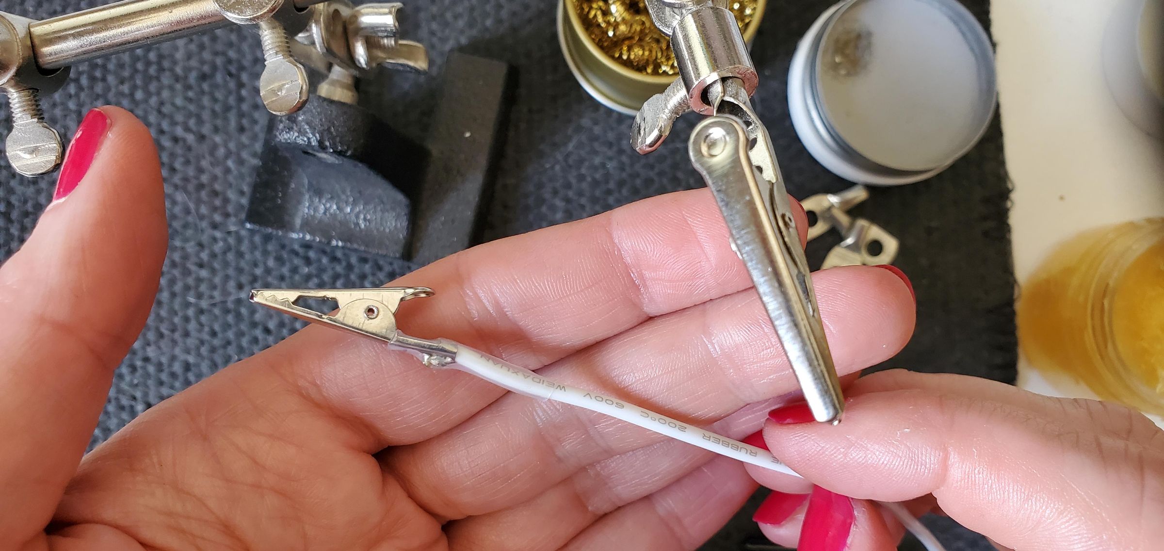 Croc-a-licious! Make Your Own Connectors: Crocodile Clips, Ring ...