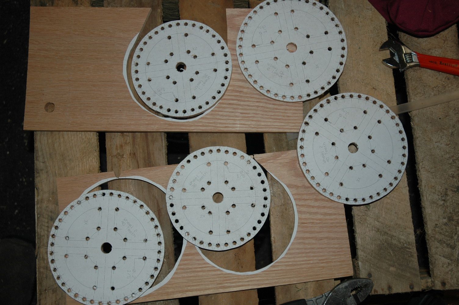 Wooden Gear Clock : 9 Steps (with Pictures) - Instructables