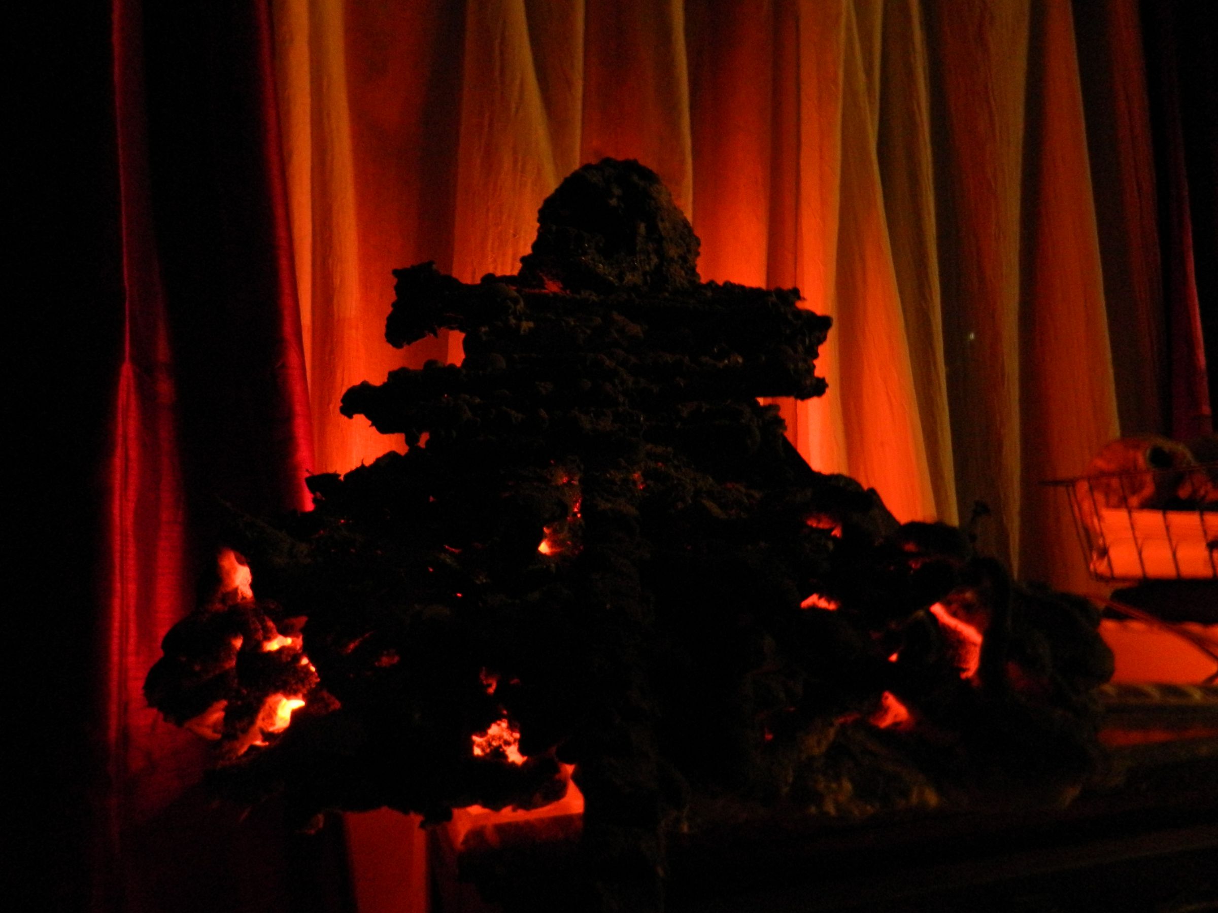 Burnt Corpse / Burning Embers Halloween Prop : 7 Steps - Instructables