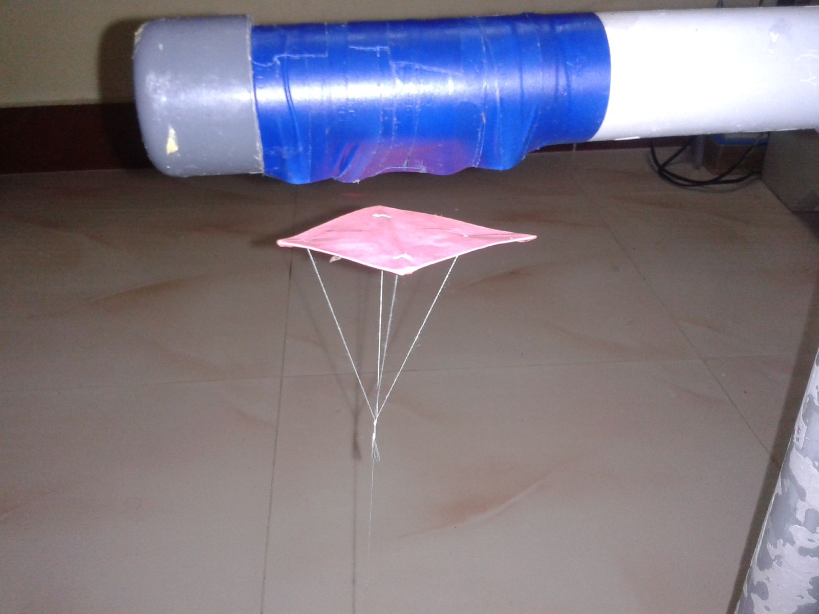 Table Top Flying Kite : 11 Steps (with Pictures) - Instructables