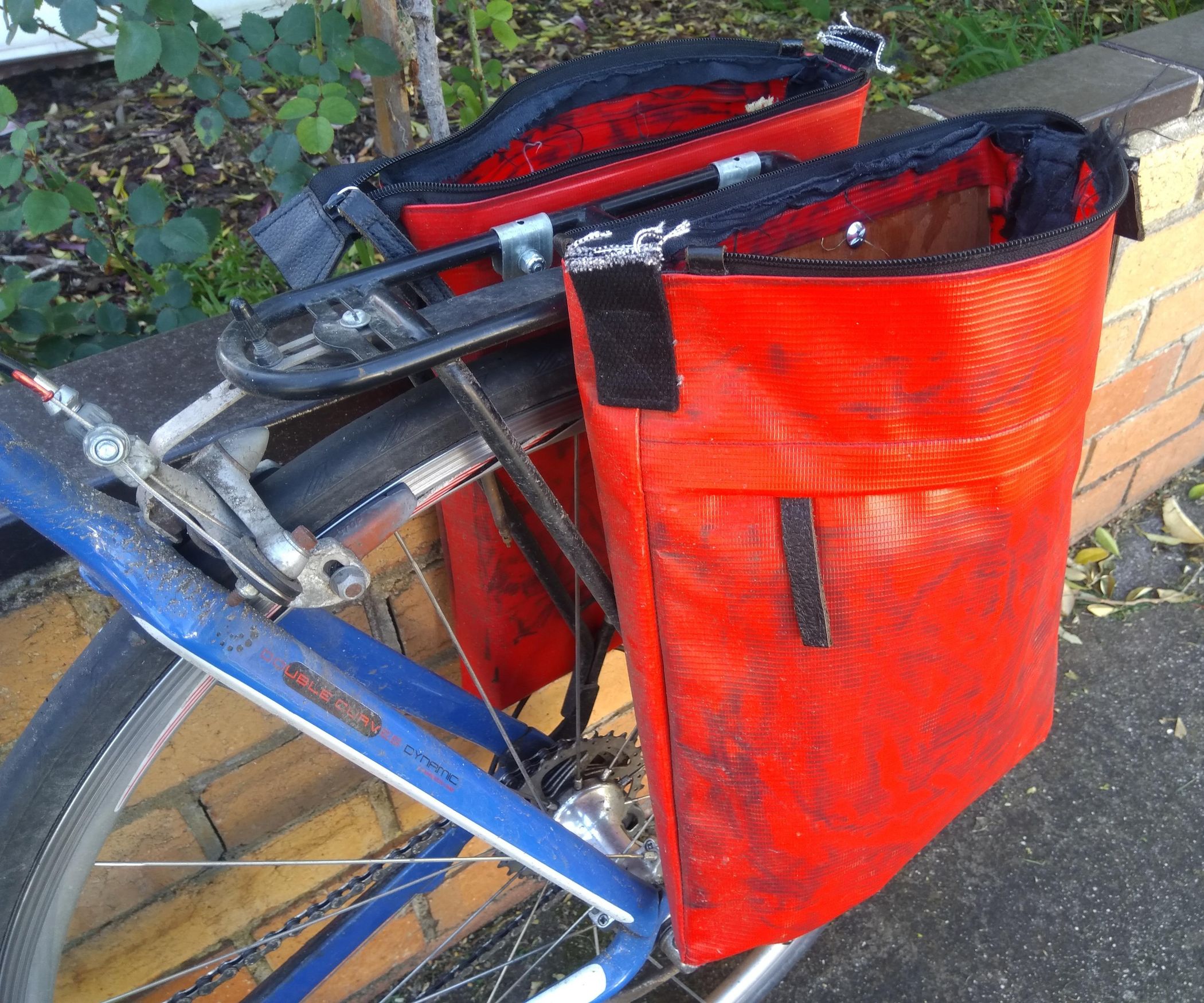 Bicycle Pannier Bags From Shoulder Bags / Satchels : 4 Steps ...
