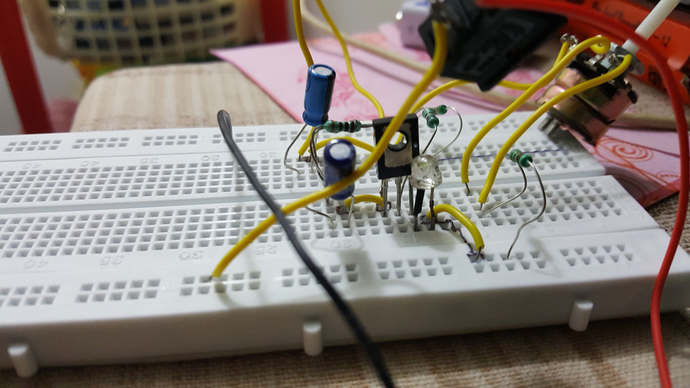TRANSMIT DATA THROUGH LIGHT !!! : 4 Steps (with Pictures) - Instructables