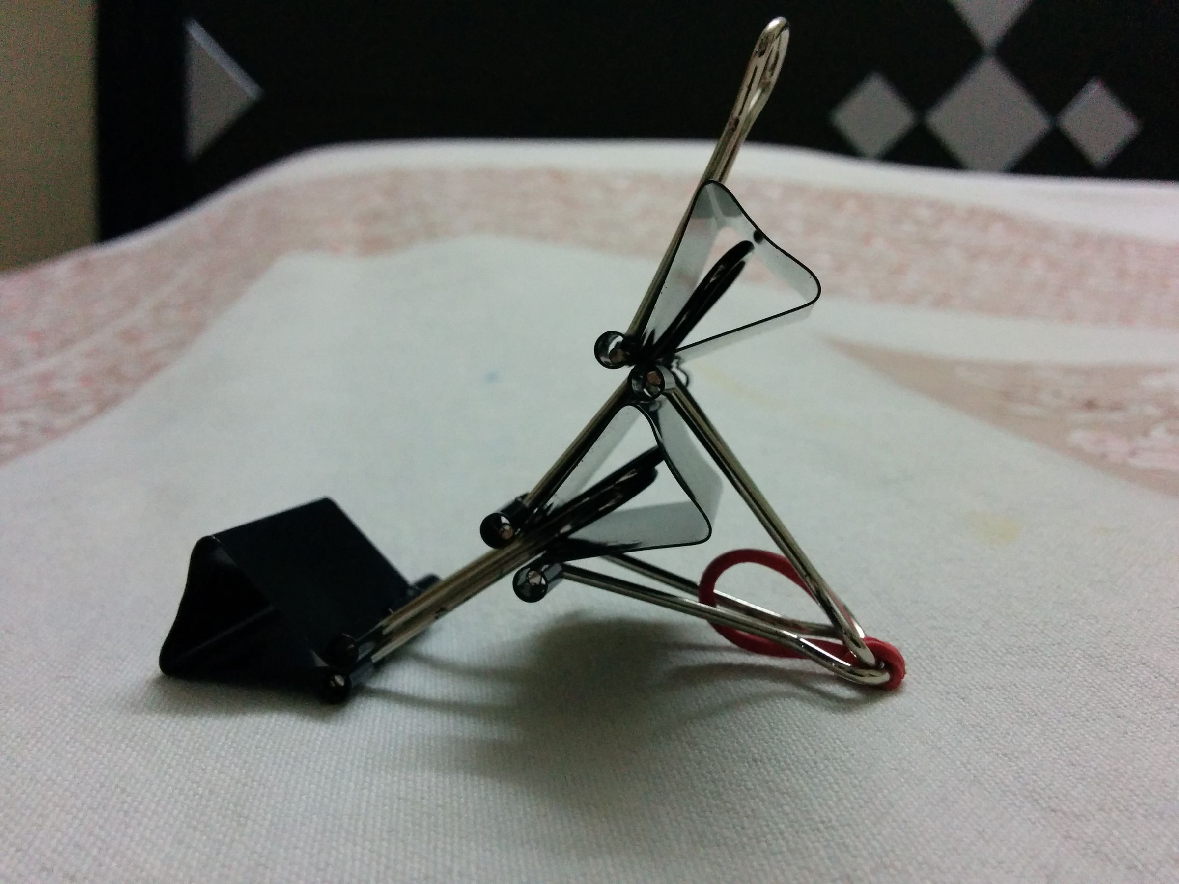 Binder Clip Phone Stand : 4 Steps - Instructables