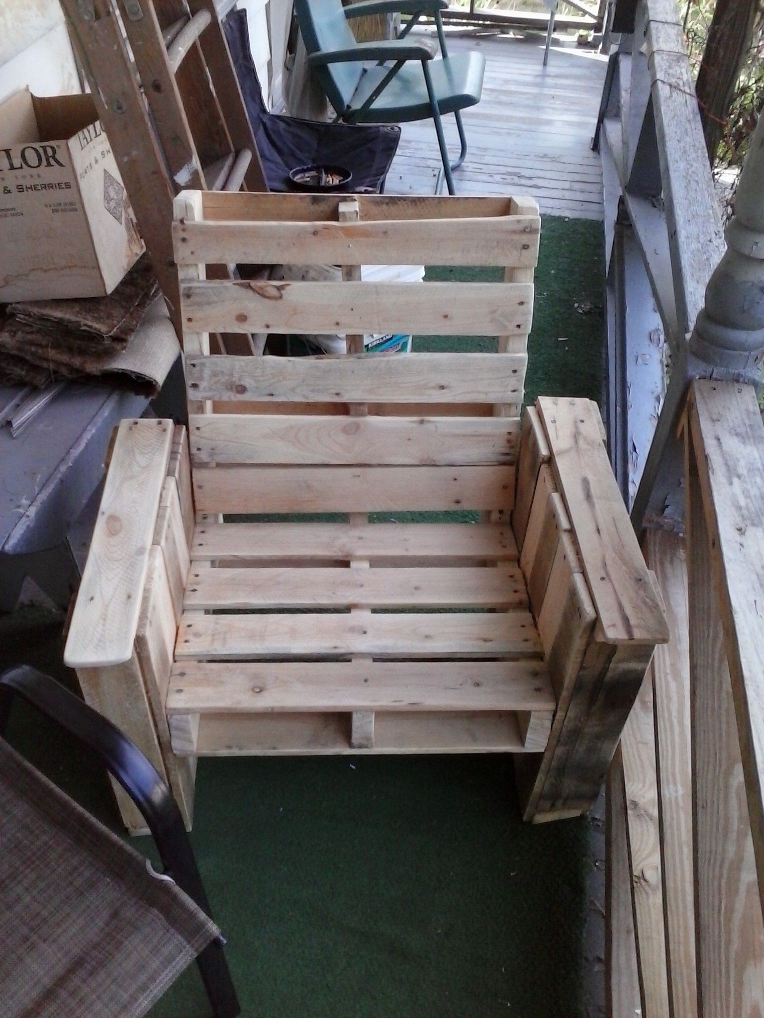 Pallet Chair : 6 Steps (with Pictures) - Instructables