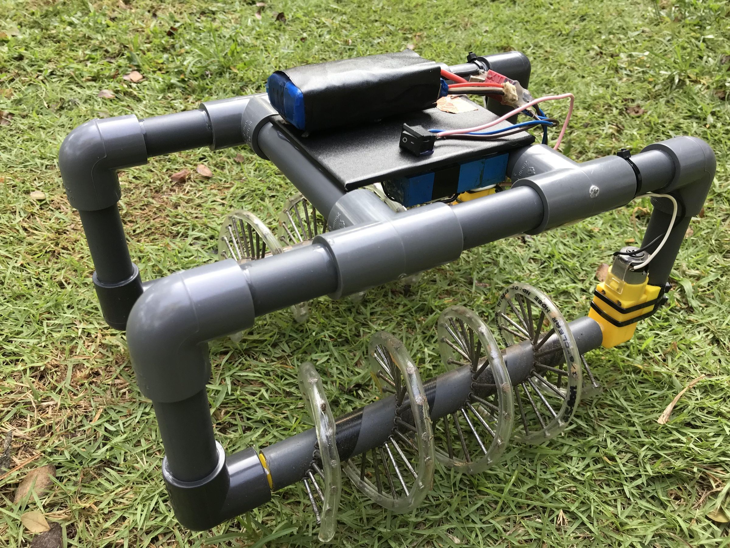 SCREW DRIVE RC TANK : 11 Steps (with Pictures) - Instructables