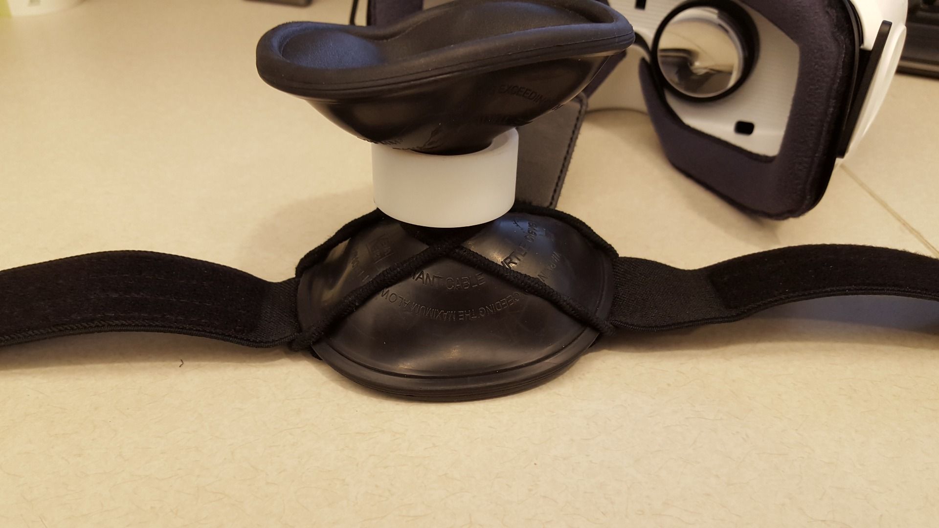 Samsung Gear VR - Head-mounted Cable Management : 6 Steps - Instructables