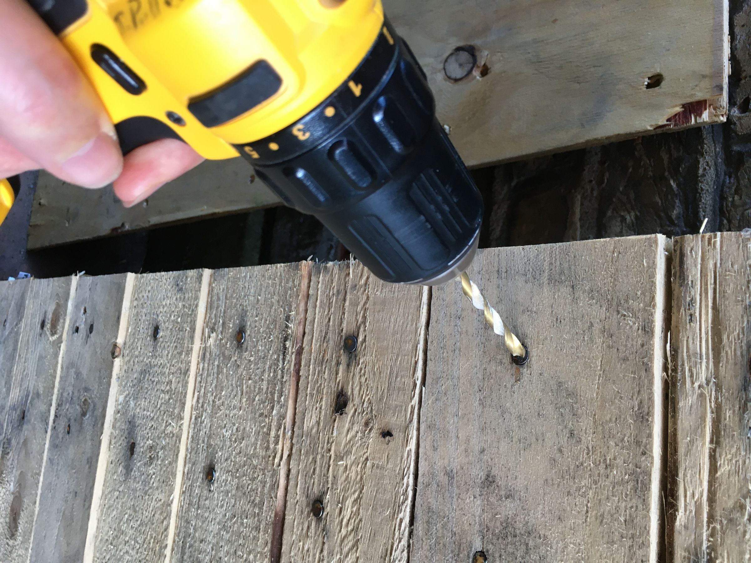 Pallet Sand Pit - DIY in 2 Hours From 2 Pallets! : 12 Steps (with ...