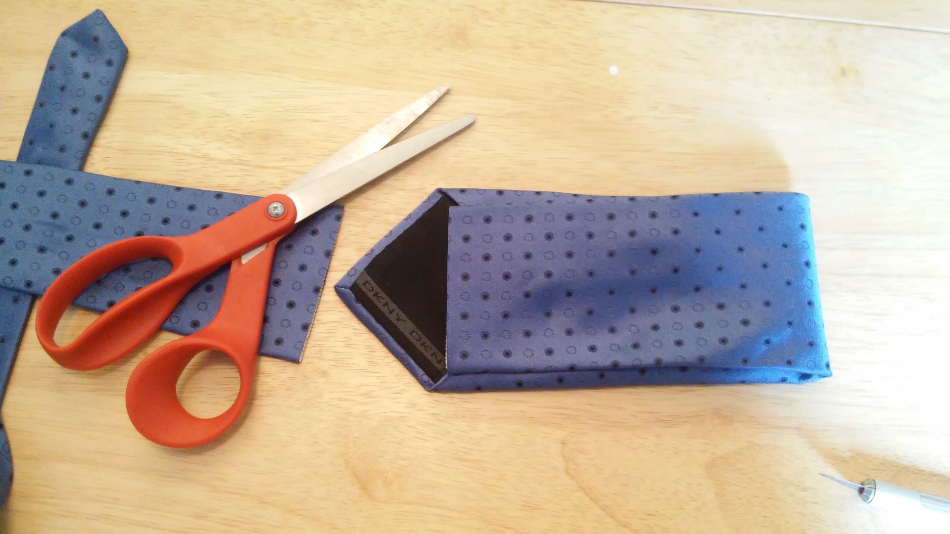 DIY Wallet With Old Ties : 8 Steps (with Pictures) - Instructables