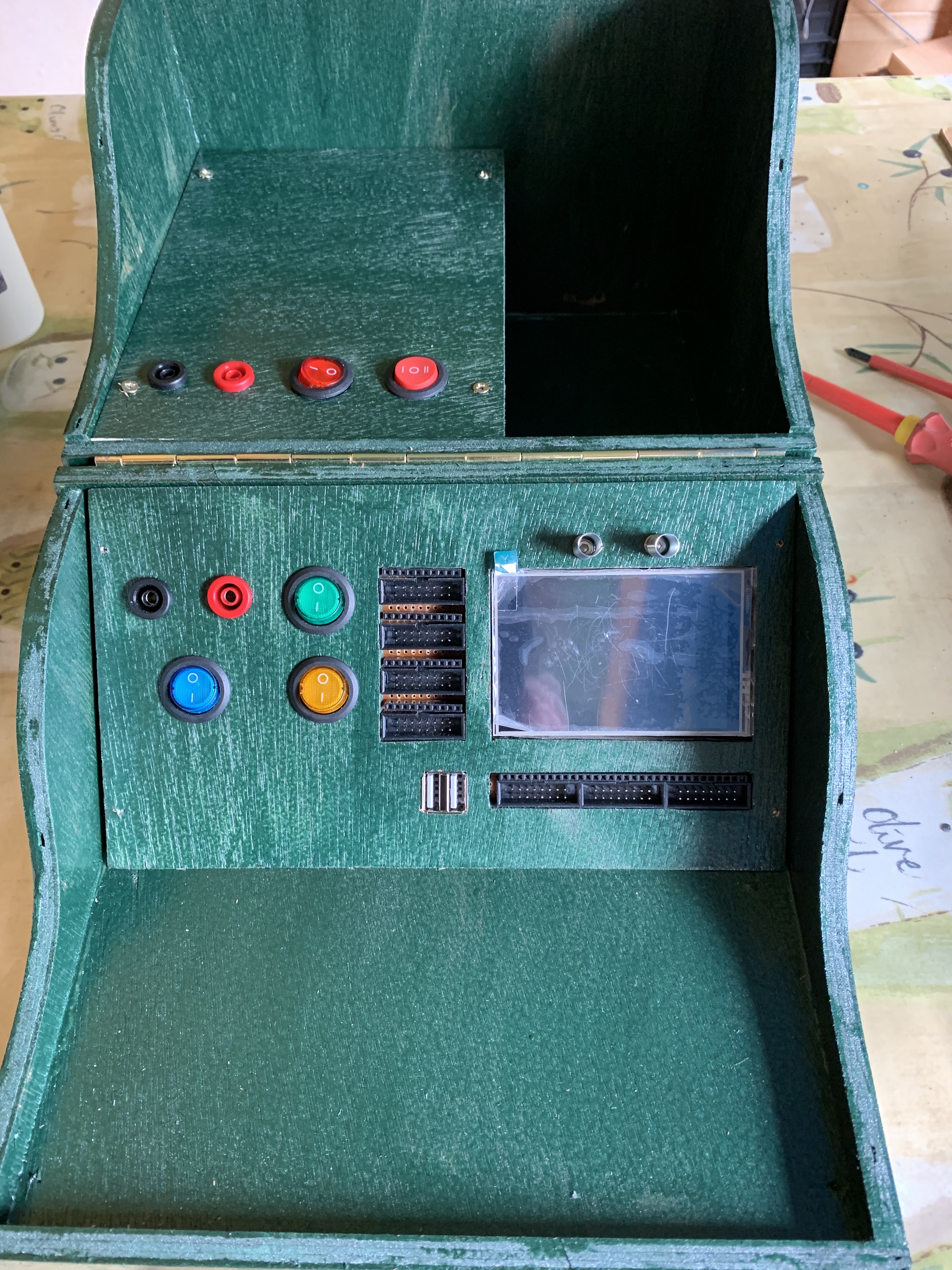 Portable Arduino Workbench Part 2 : 7 Steps - Instructables