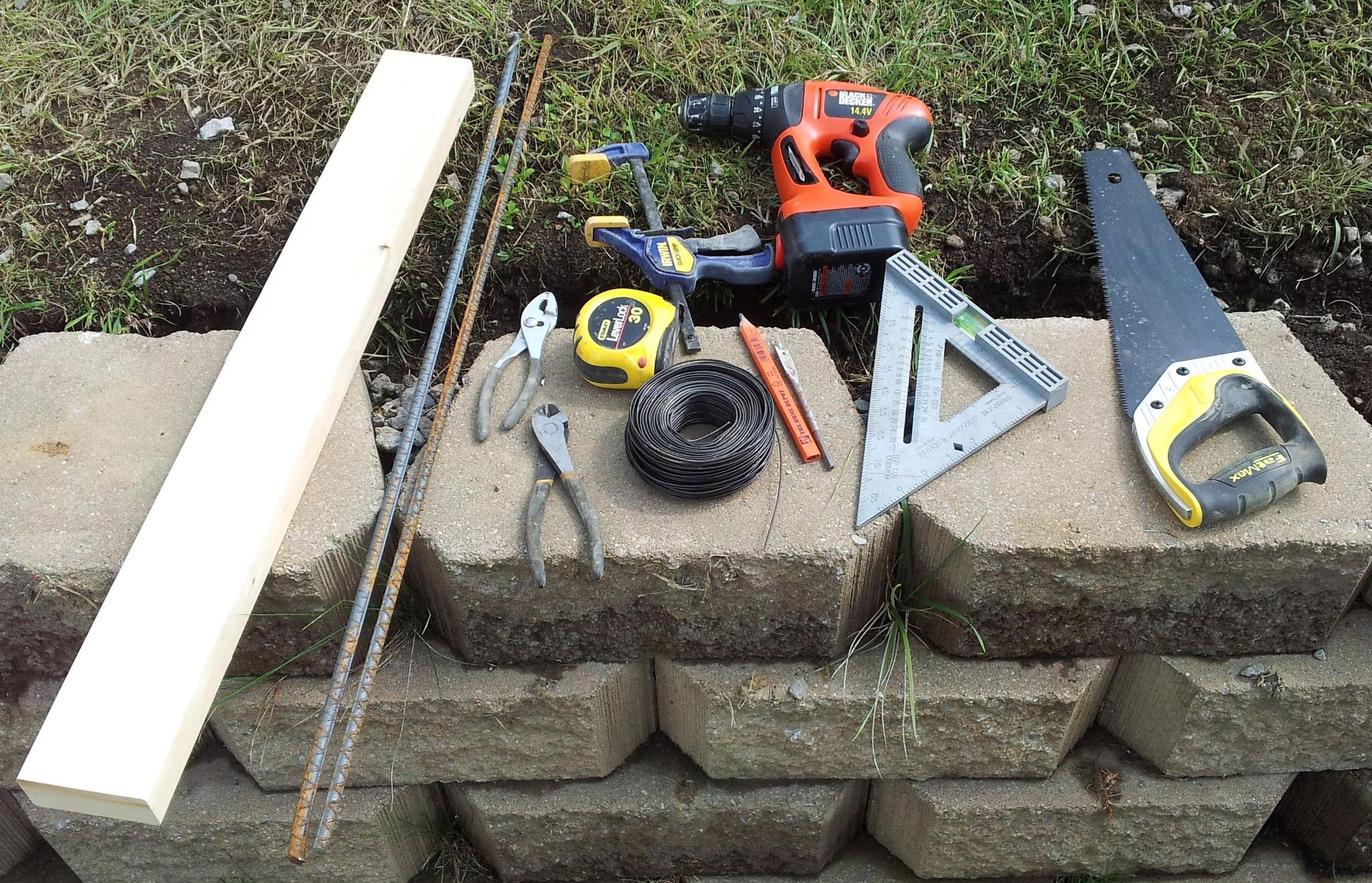 Simple Rig for Spacing & Hanging Rebar in a Post Hole : 6 Steps ...