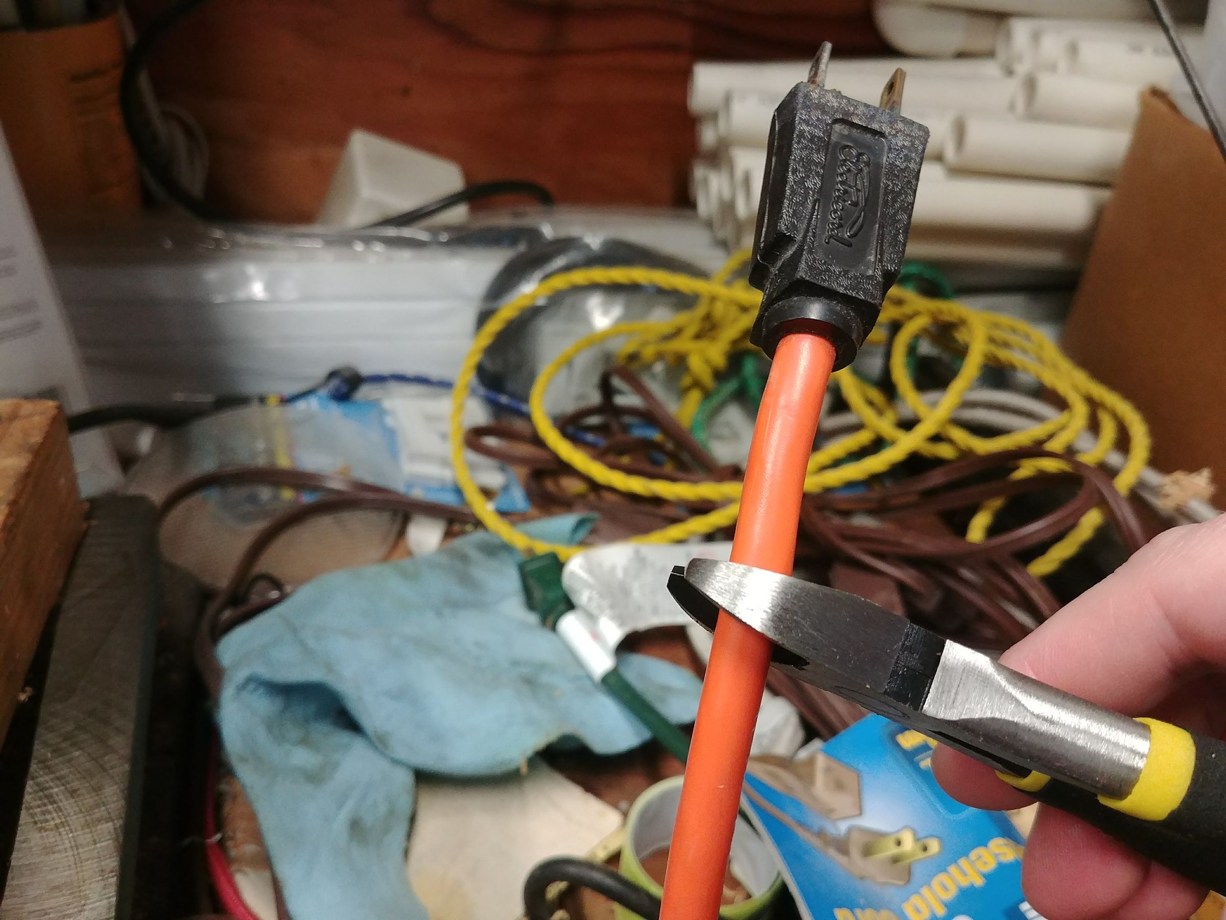 Replace Outlets and Extension Cord Plug : 11 Steps (with Pictures ...