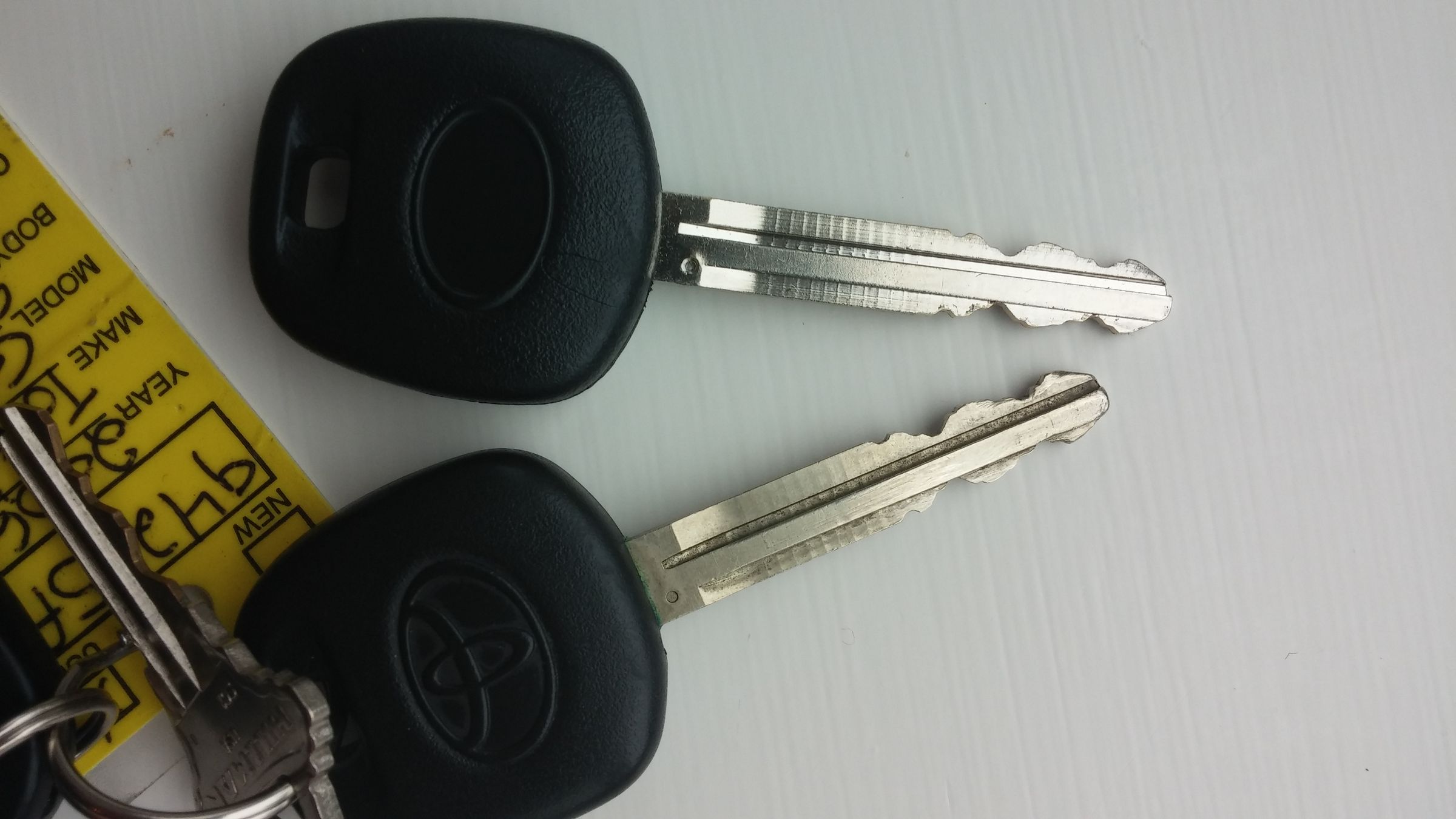 Make a Replacement Key for 2006 Toyota Camry Solara : 5 Steps ...