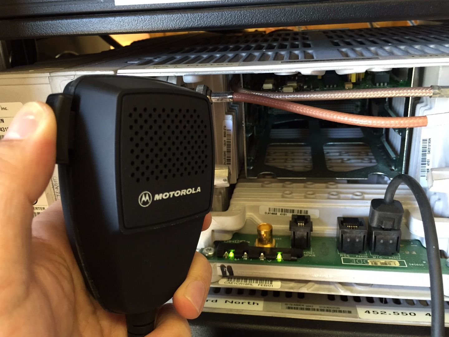 How to Quickly Test and Diagnose a Two Way Radio Transmitter : 5 Steps ...