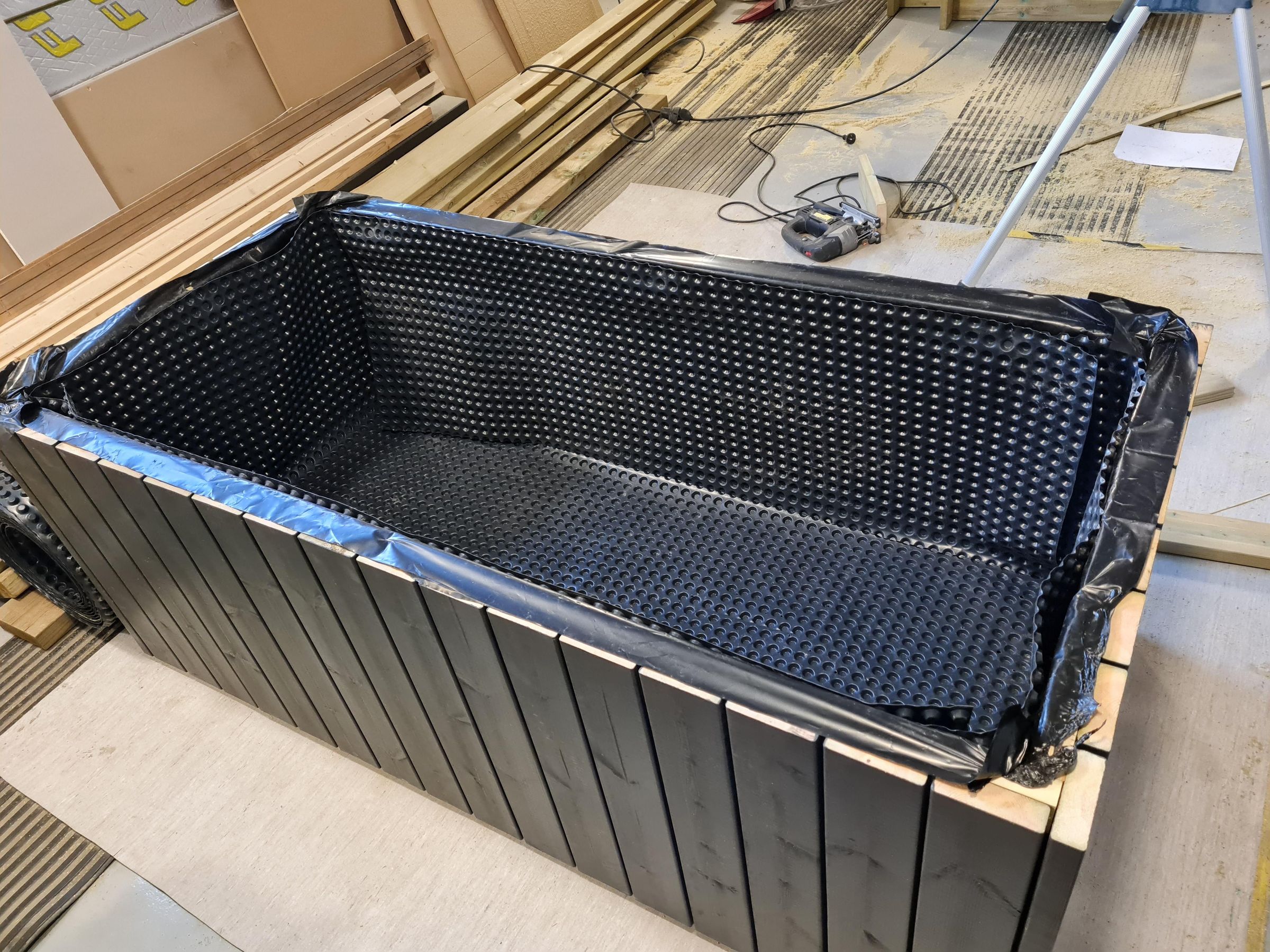Superior XL Planter Box : 10 Steps (with Pictures) - Instructables